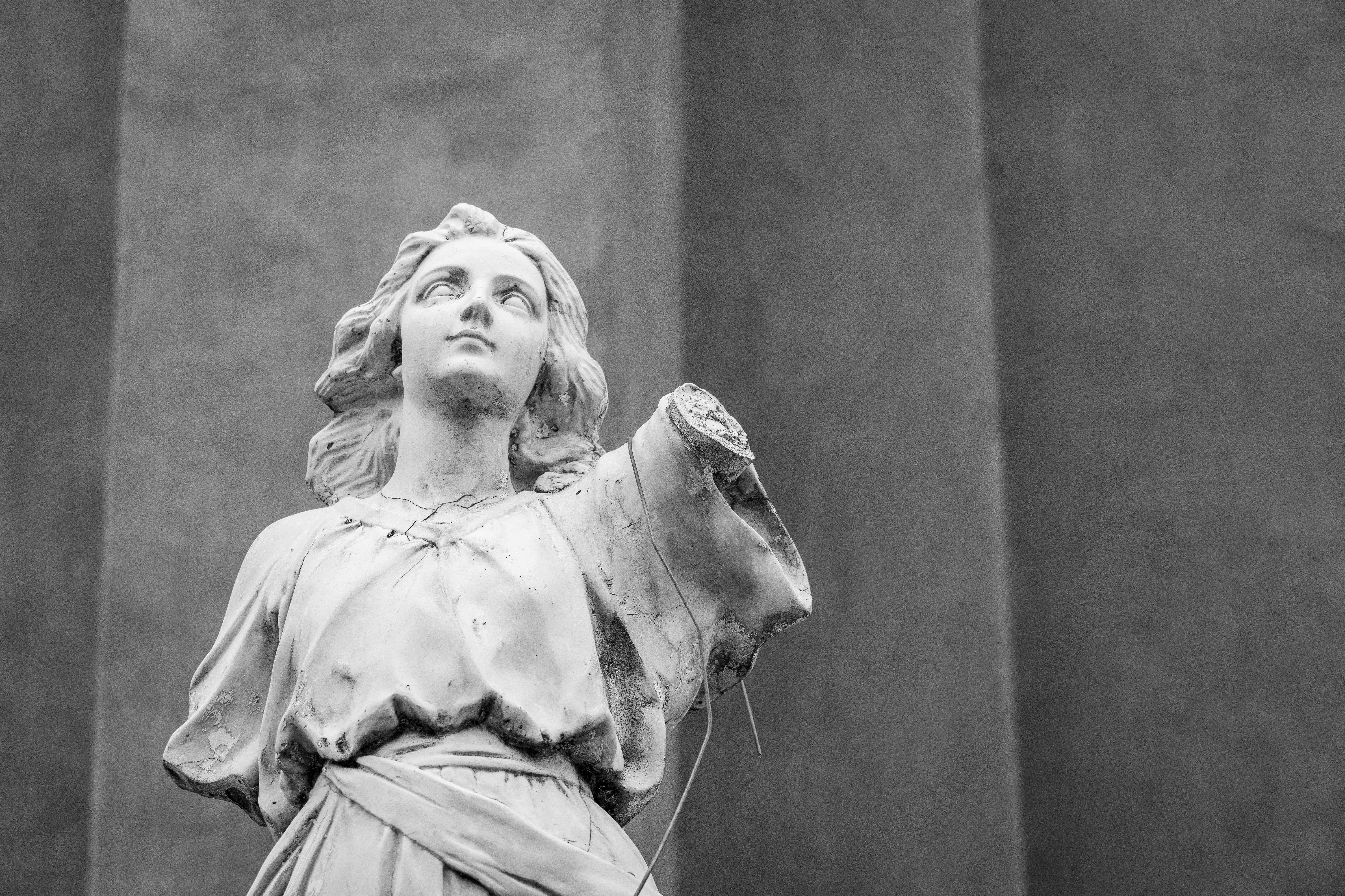 Eroded Angelic Statue in Mexico City · Free Stock Photo