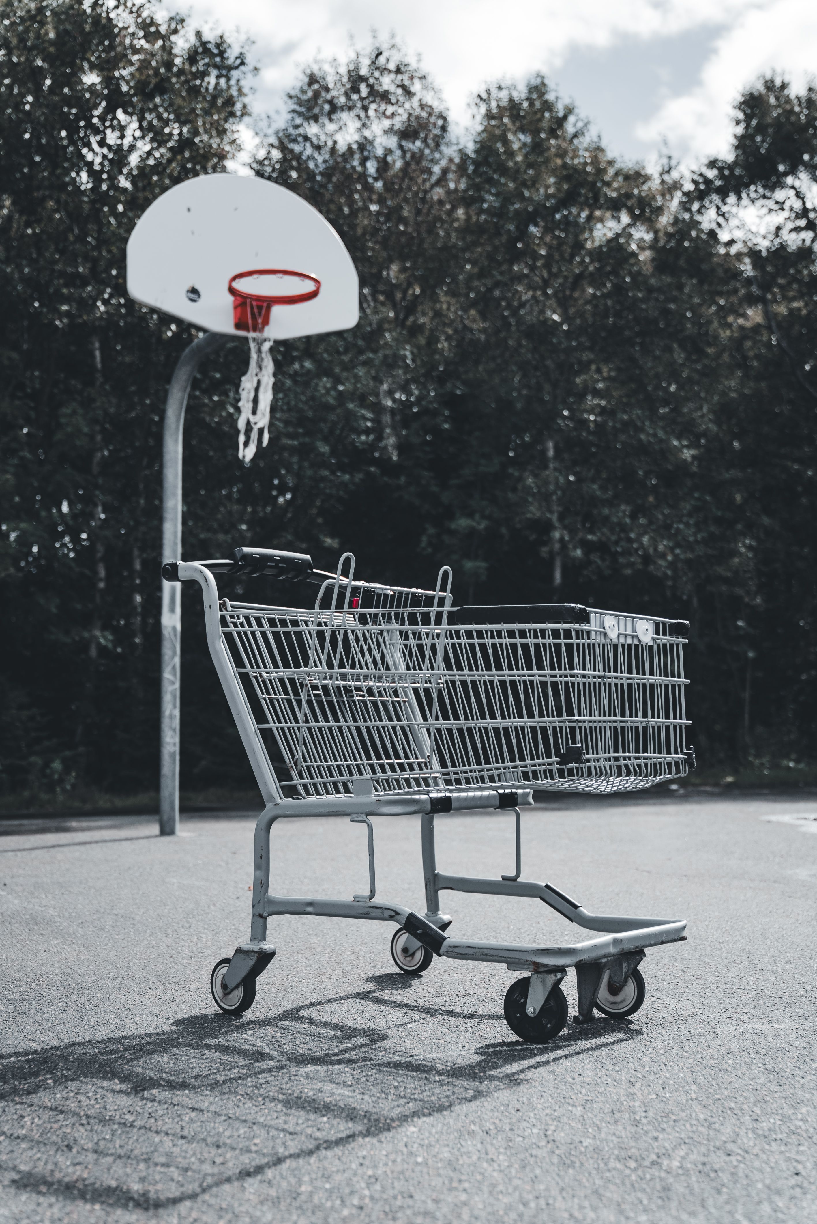 Shopping Cart in Basketball Court Outdoors · Free Stock Photo
