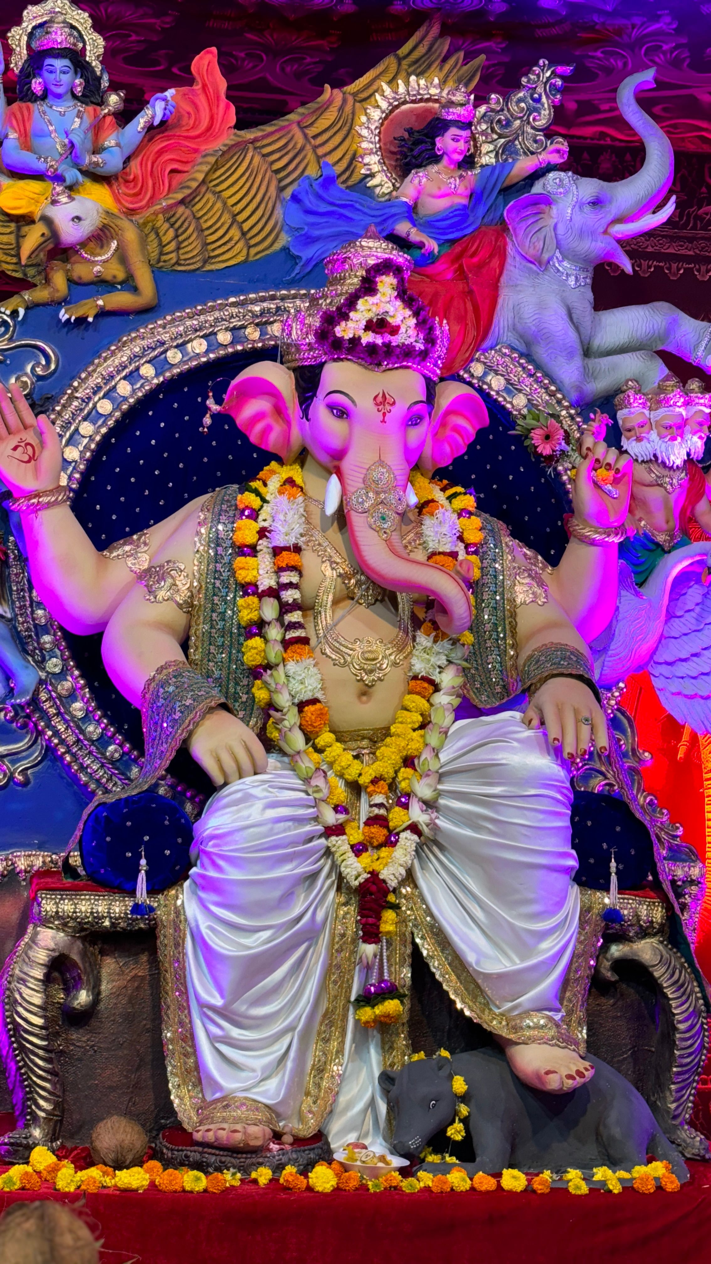Intricate Ganesha Idol with Detailed Adornments · Free Stock Photo