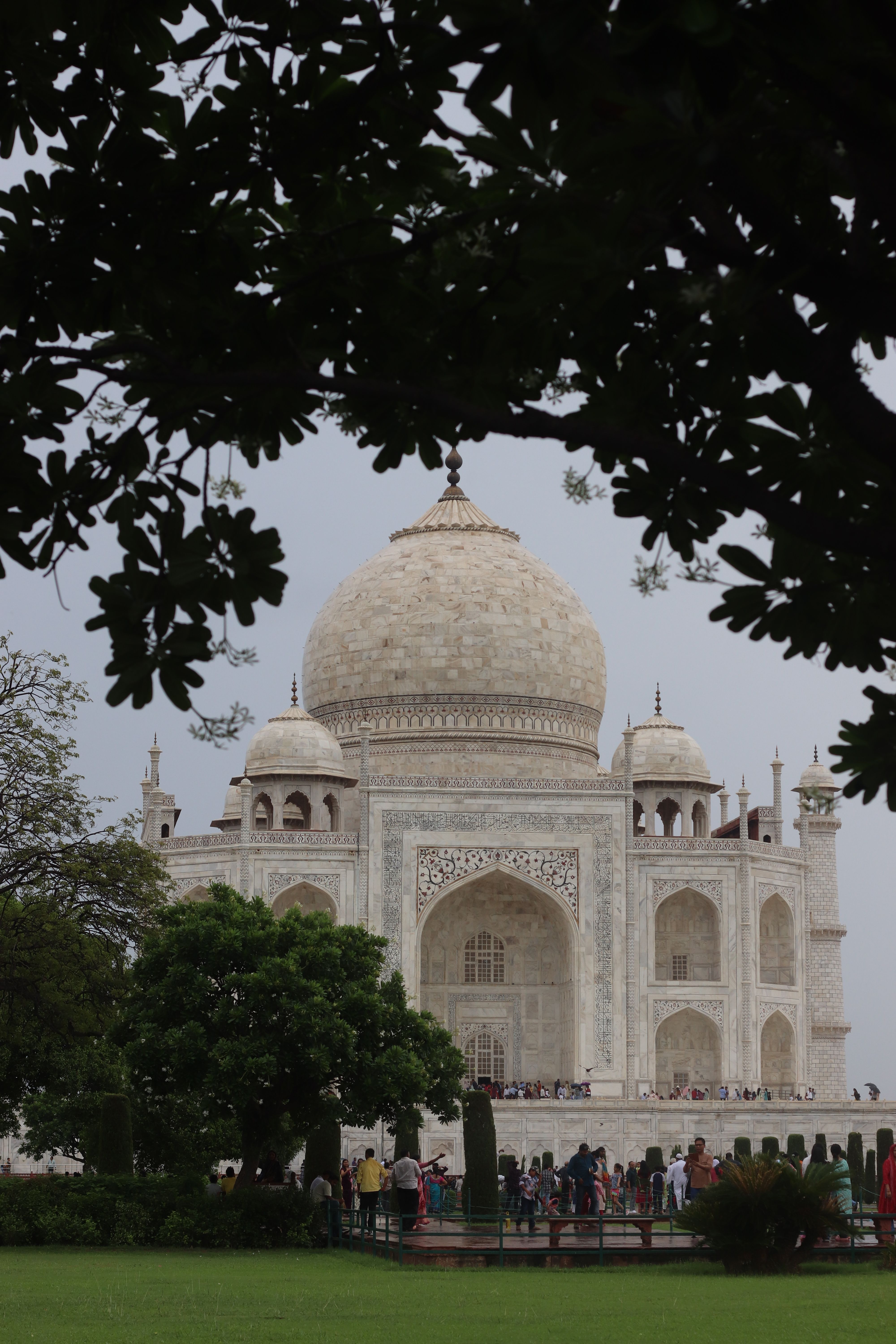 Amazing Taj Mahal Mausoleum under Gloomy Sky · Free Stock Photo