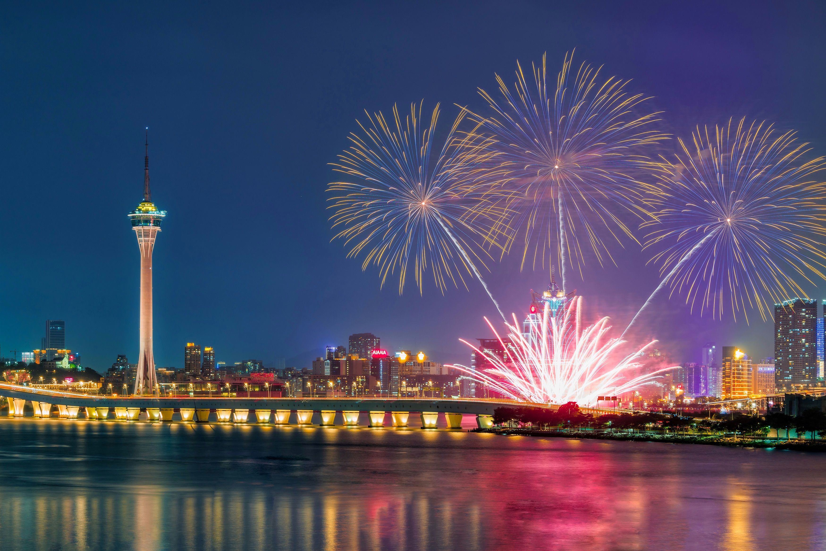 Vibrant Fireworks Display Over Macau Tower · Free Stock Photo