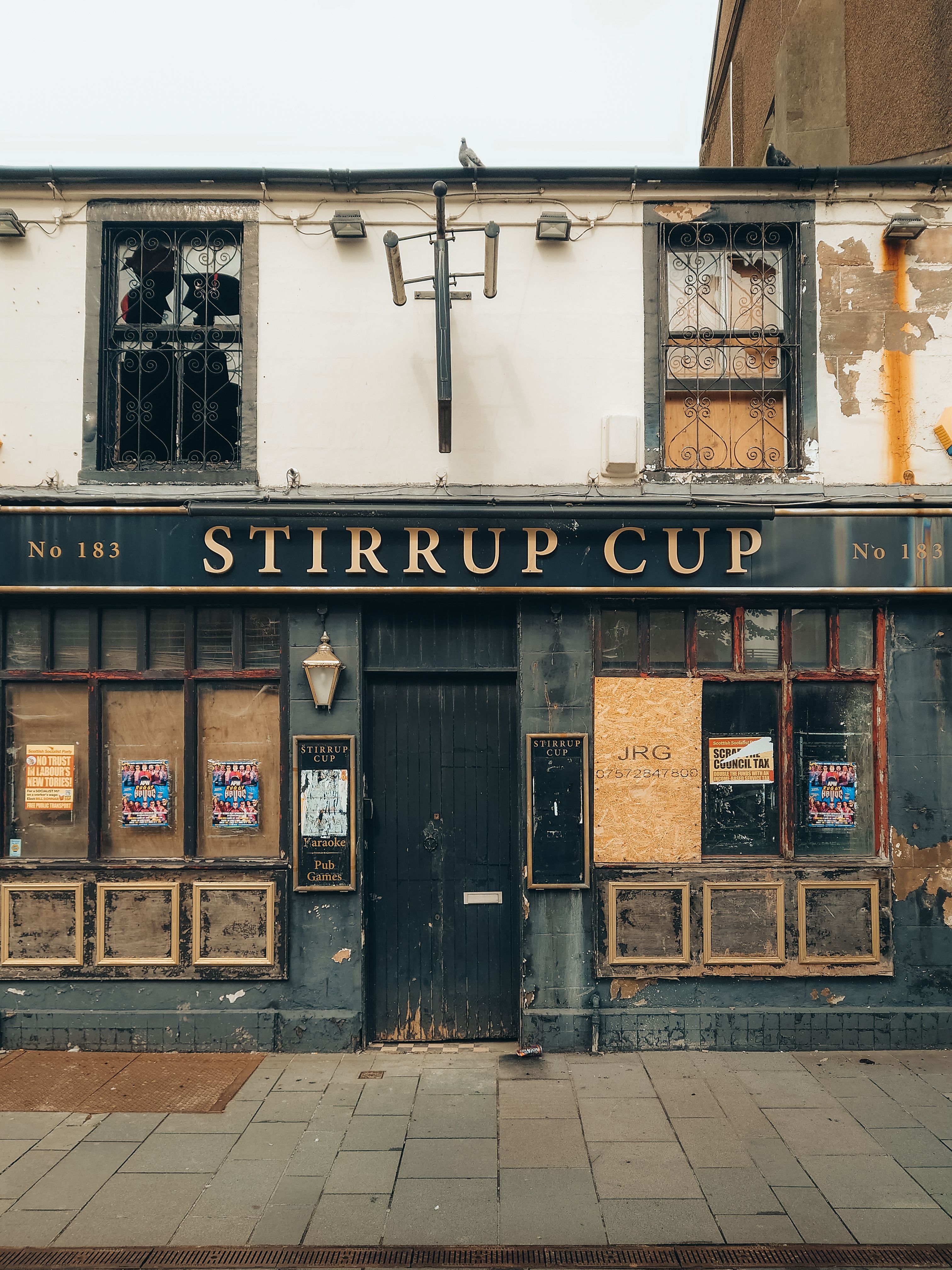 Vintage Stirrup Cup Pub in Glasgow's East End · Free Stock Photo