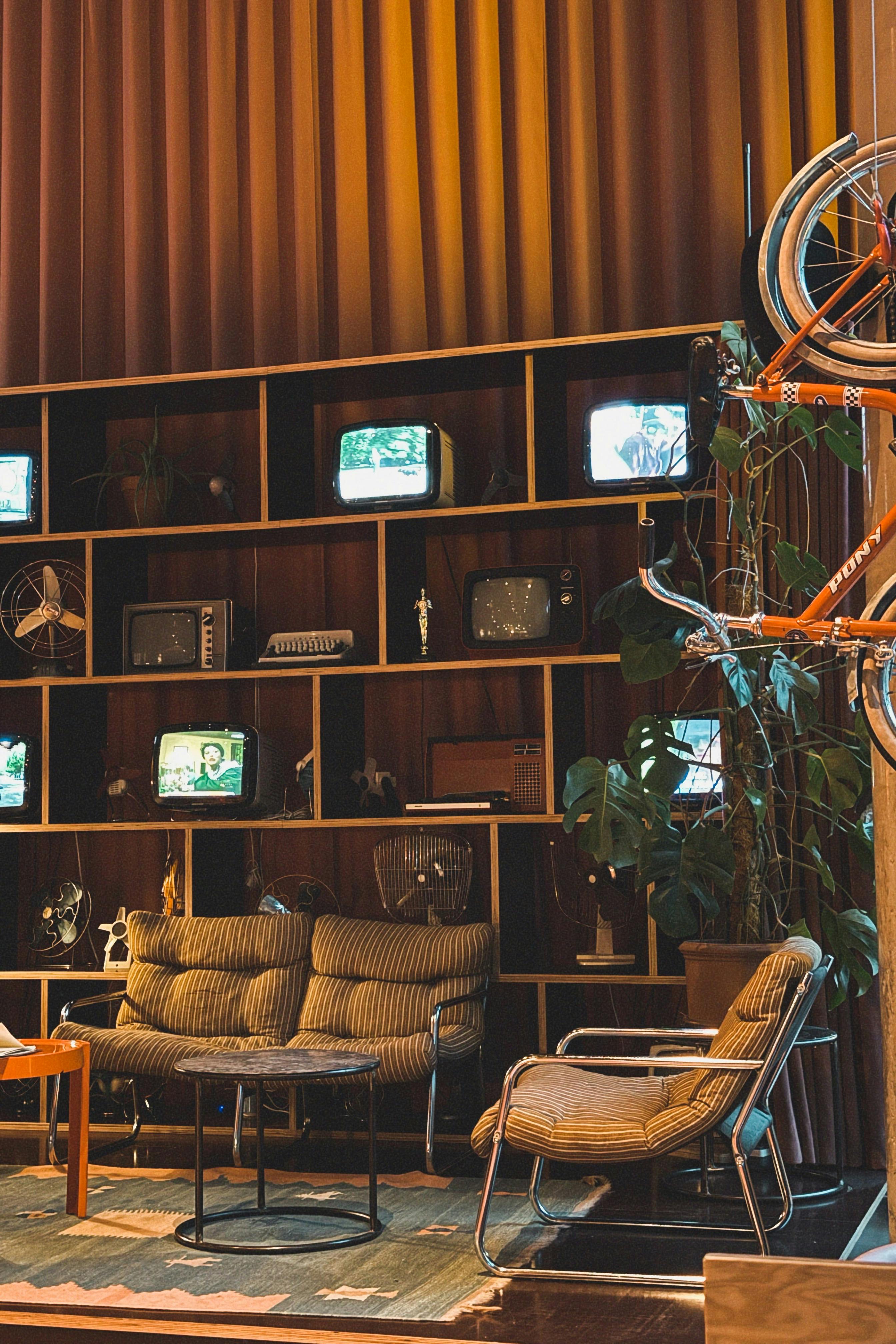 Vintage Retro Living Room with TV Wall Decor · Free Stock Photo