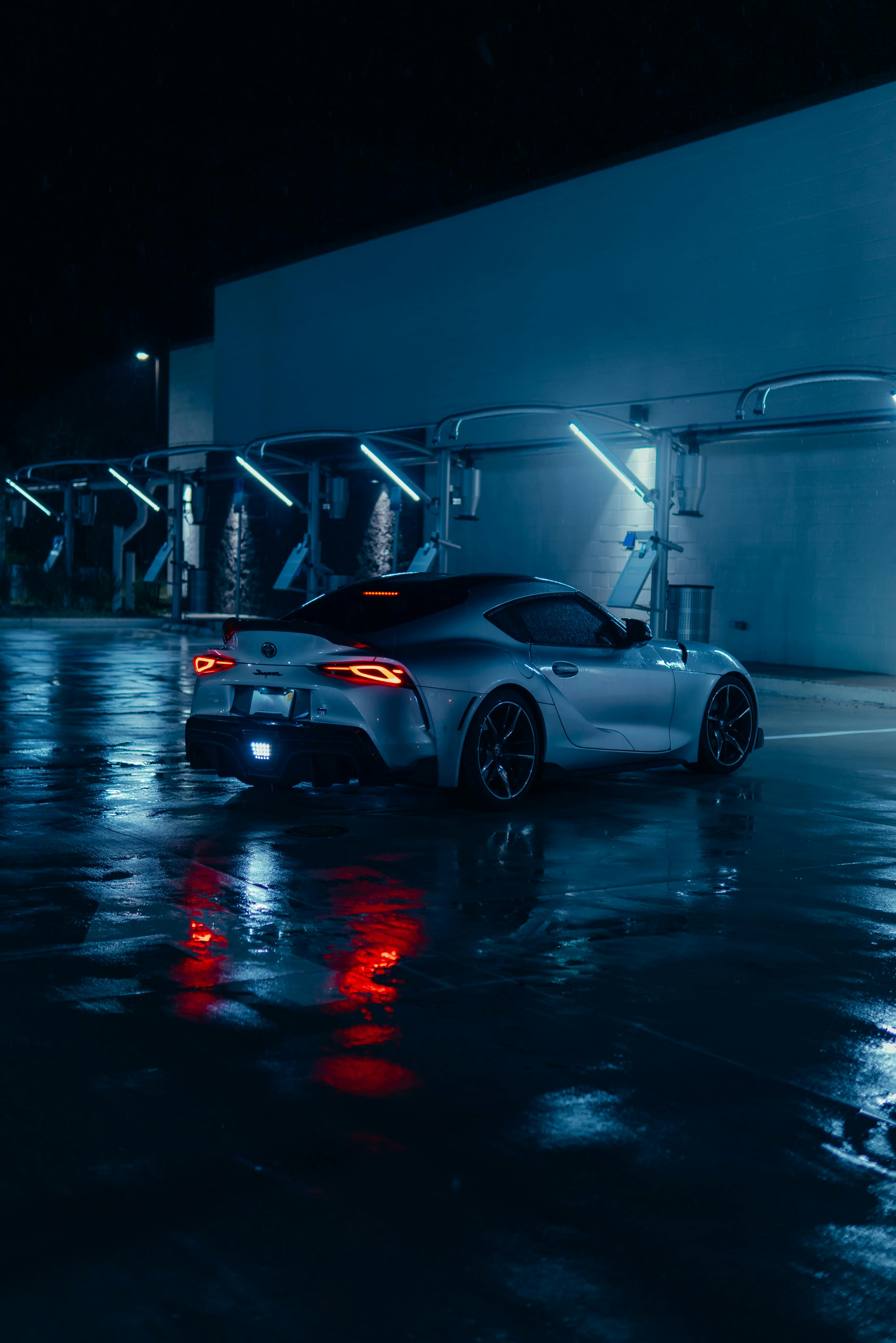 Imagini Cu Masini Dacia 1300 Pe Străzile Pustii Din New York: Imagini