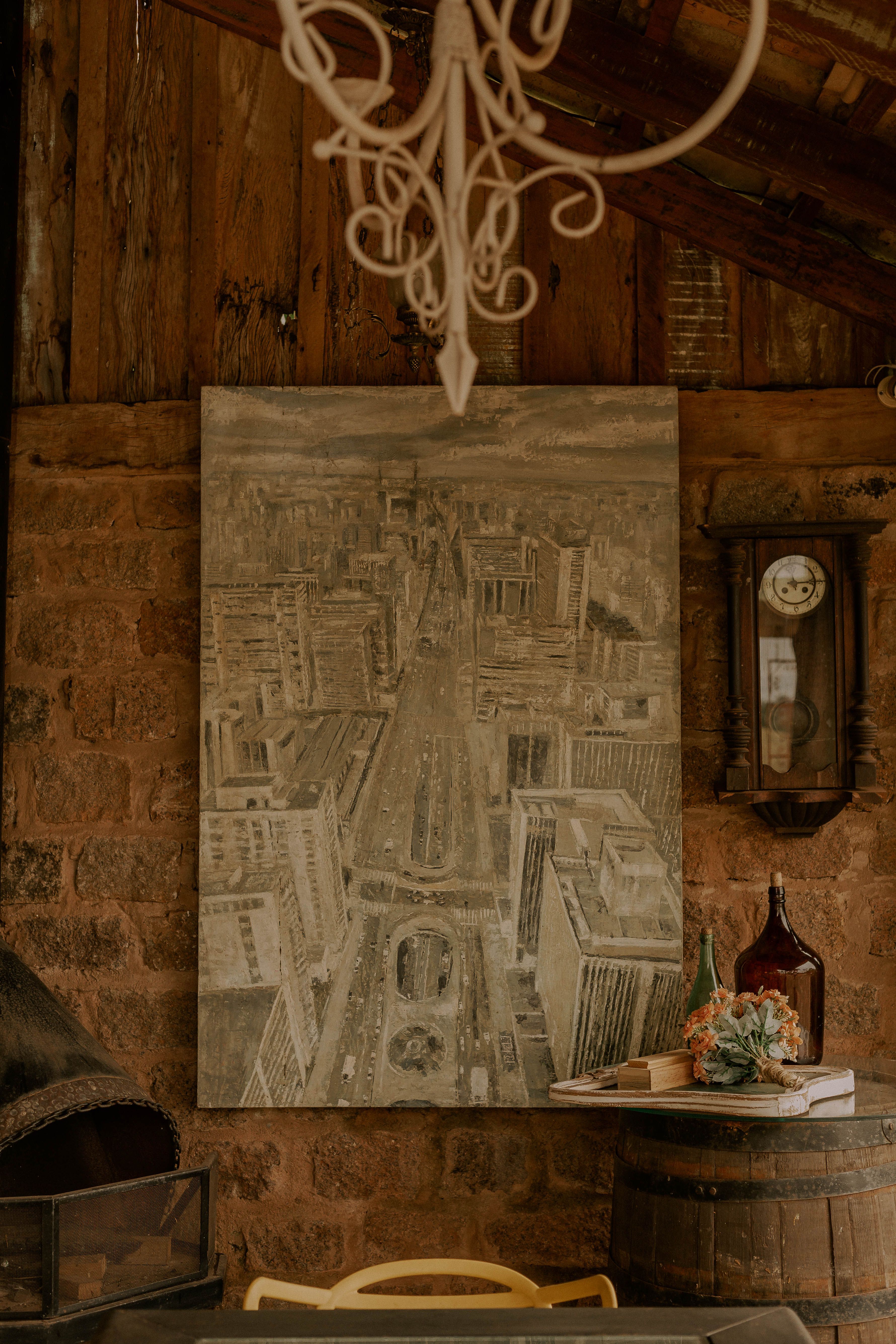 Rustic Interior with Urban Artwork and Vintage Decor · Free Stock Photo