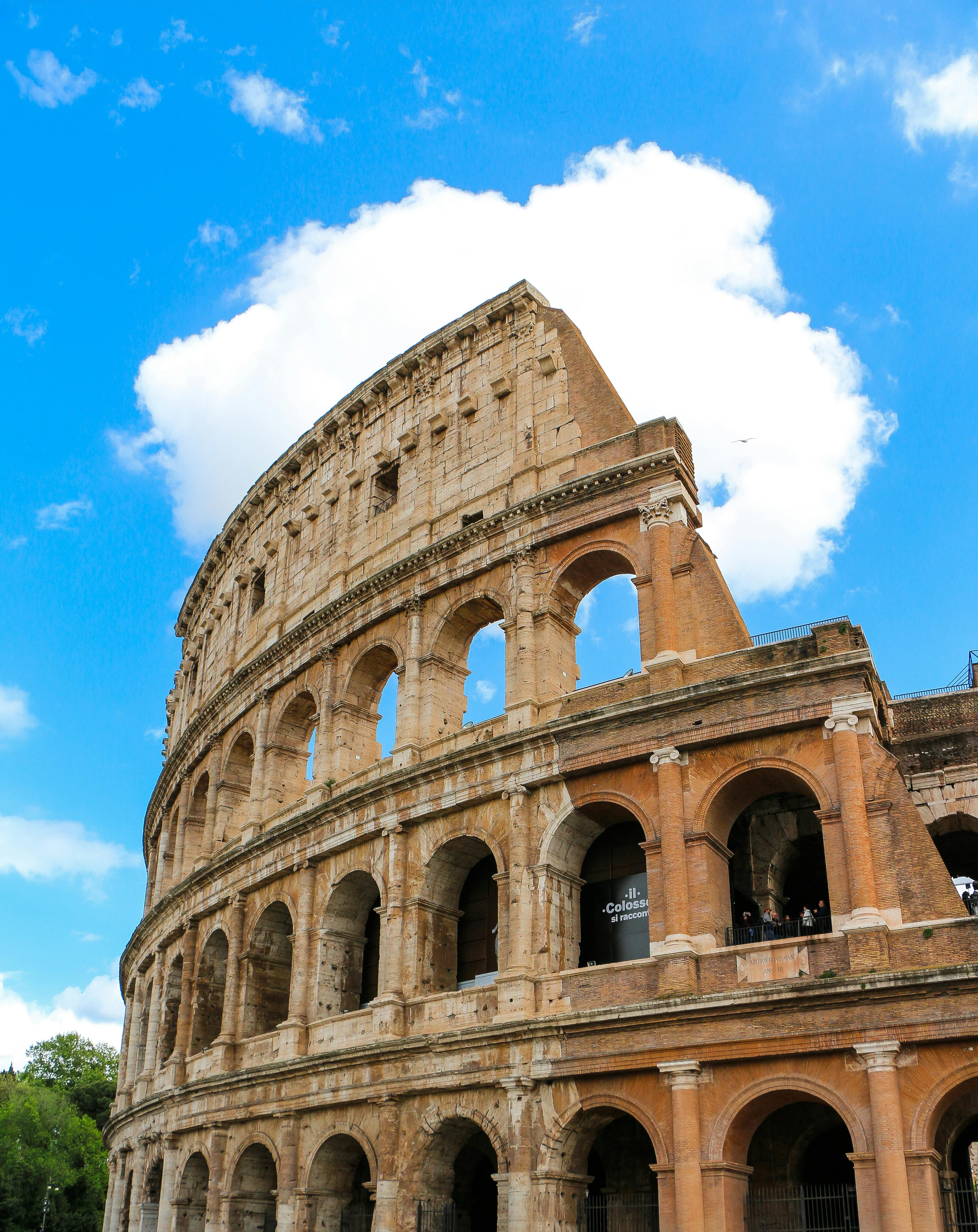 Iconic View of the Roman Colosseum in Rome · Free Stock Photo