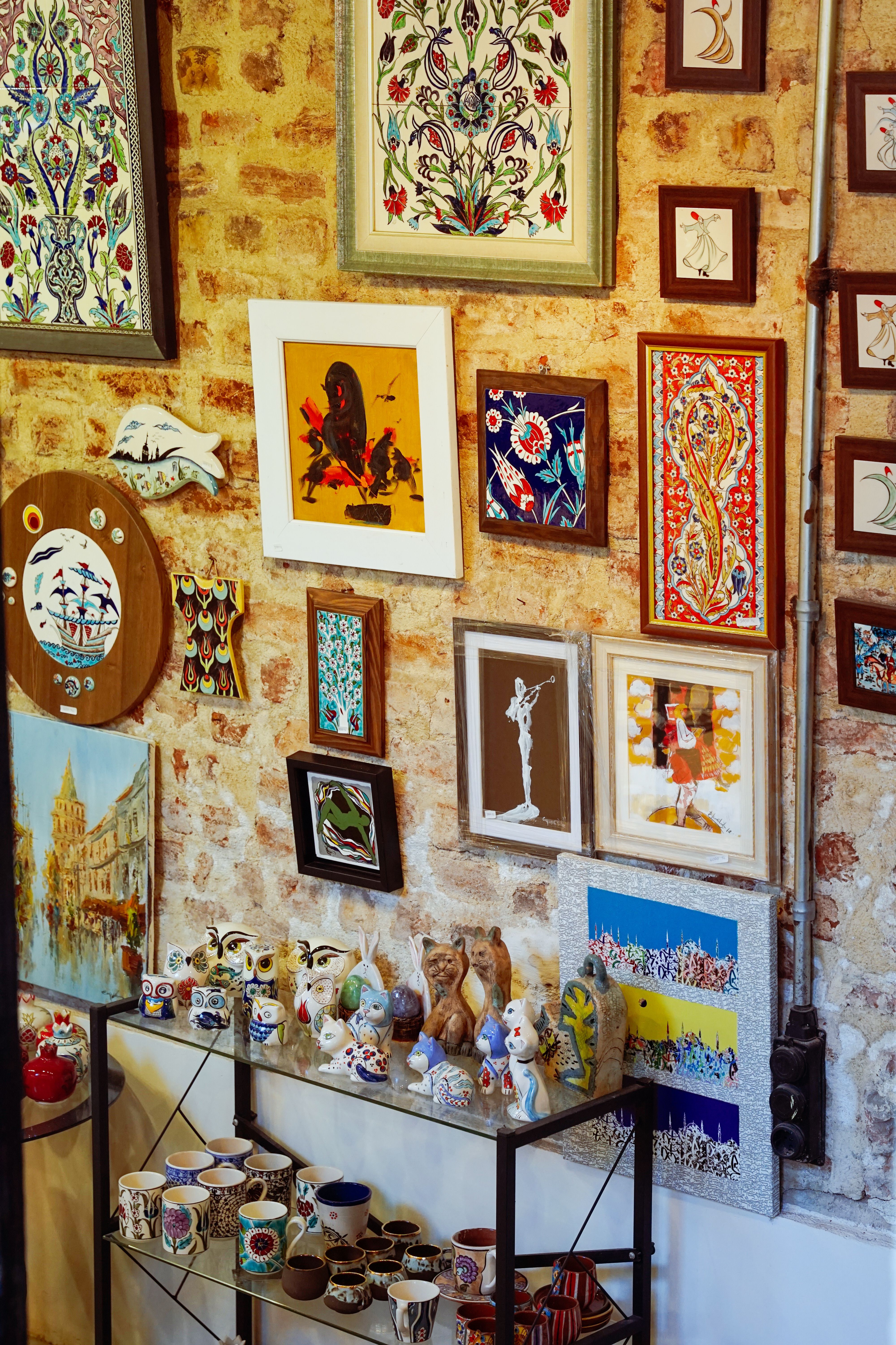 Artistic Wall Display in Istanbul Gallery · Free Stock Photo