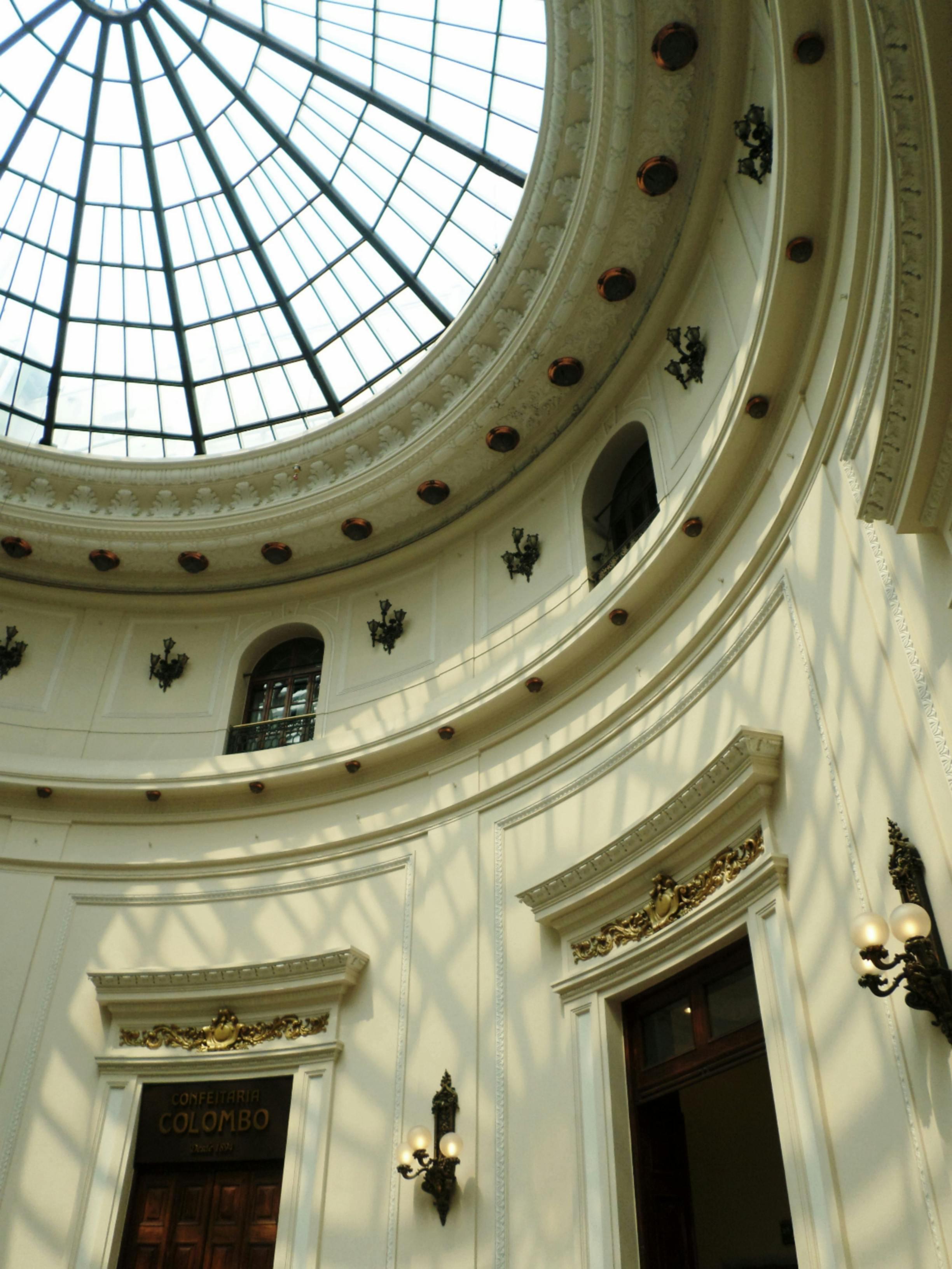 Elegant Dome Interior with Ornate Design · Free Stock Photo