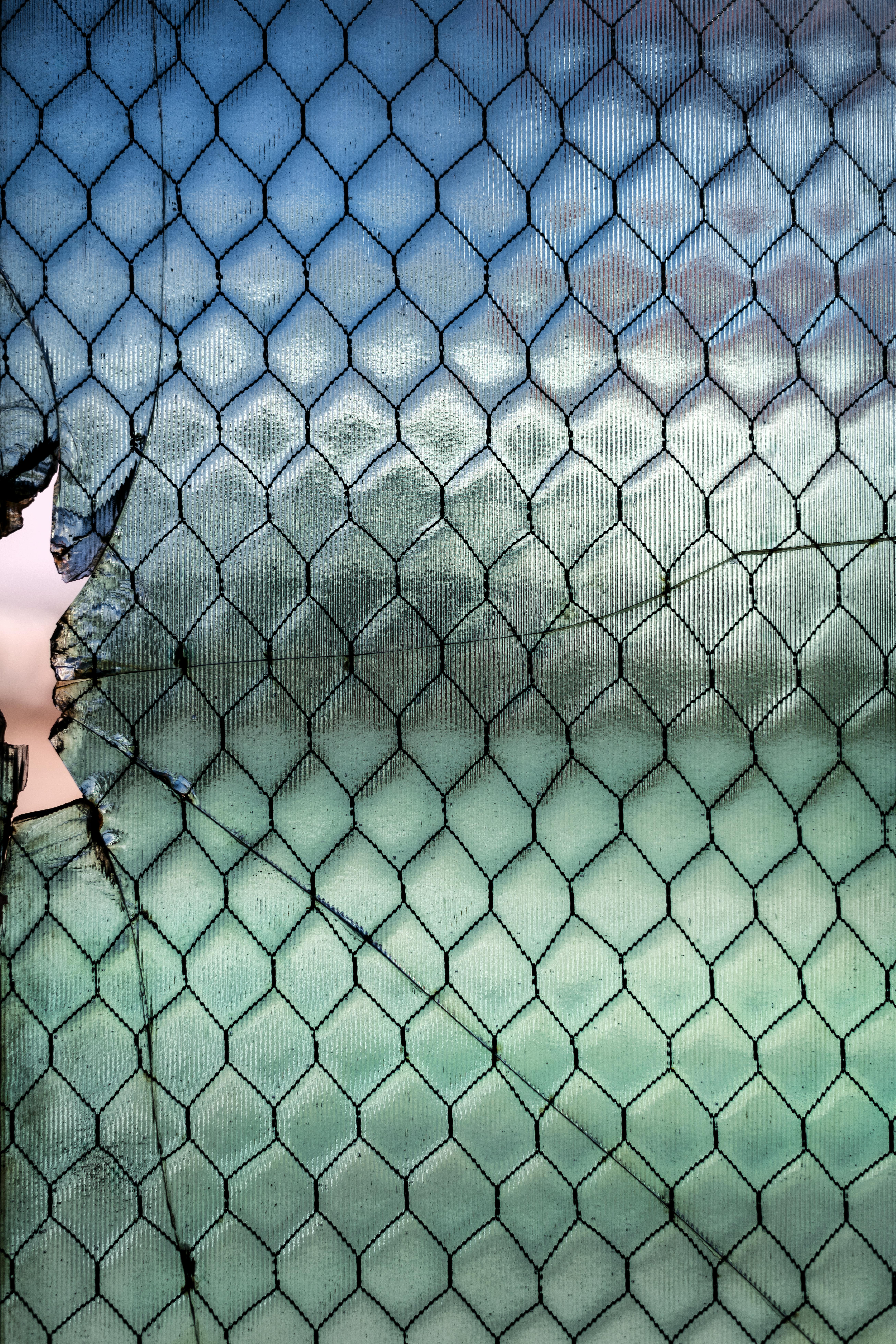 Resumen Artístico De Una Valla Rota Contra El Cielo Azul · Foto de ...