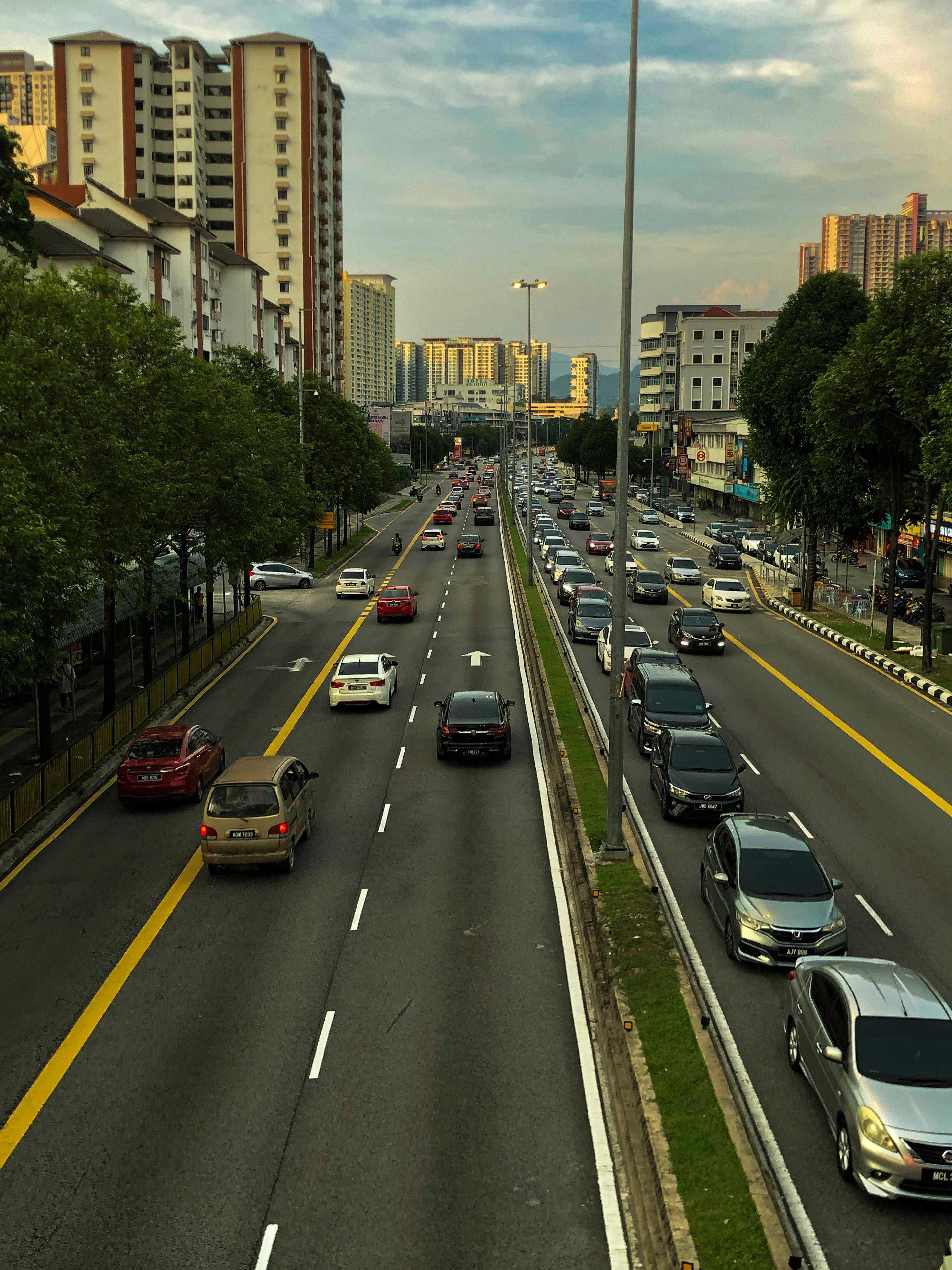 Busy Highway in Selangor During Daytime Traffic · Free Stock Photo