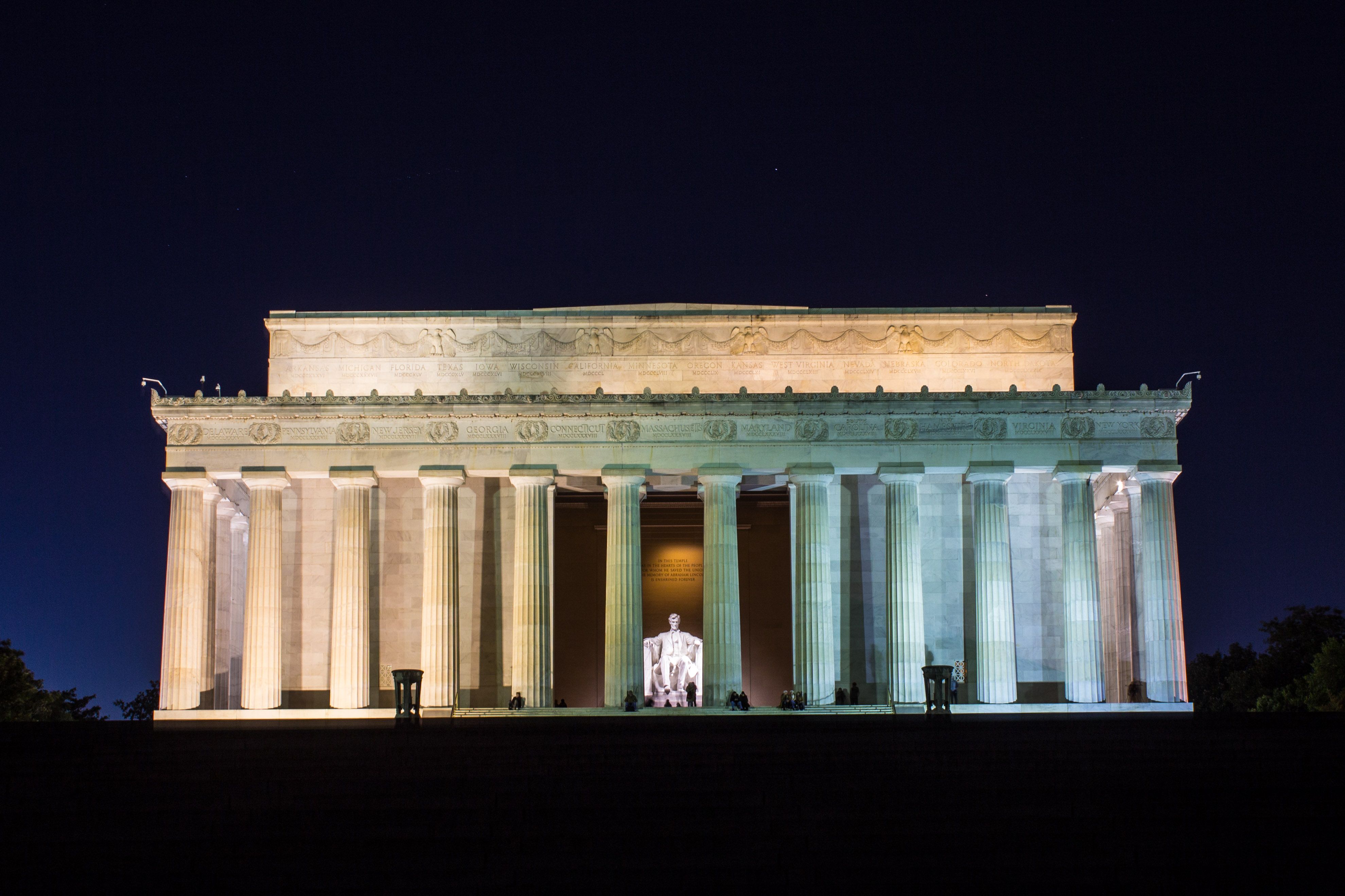Night View of the Lincoln Memorial · Free Stock Photo