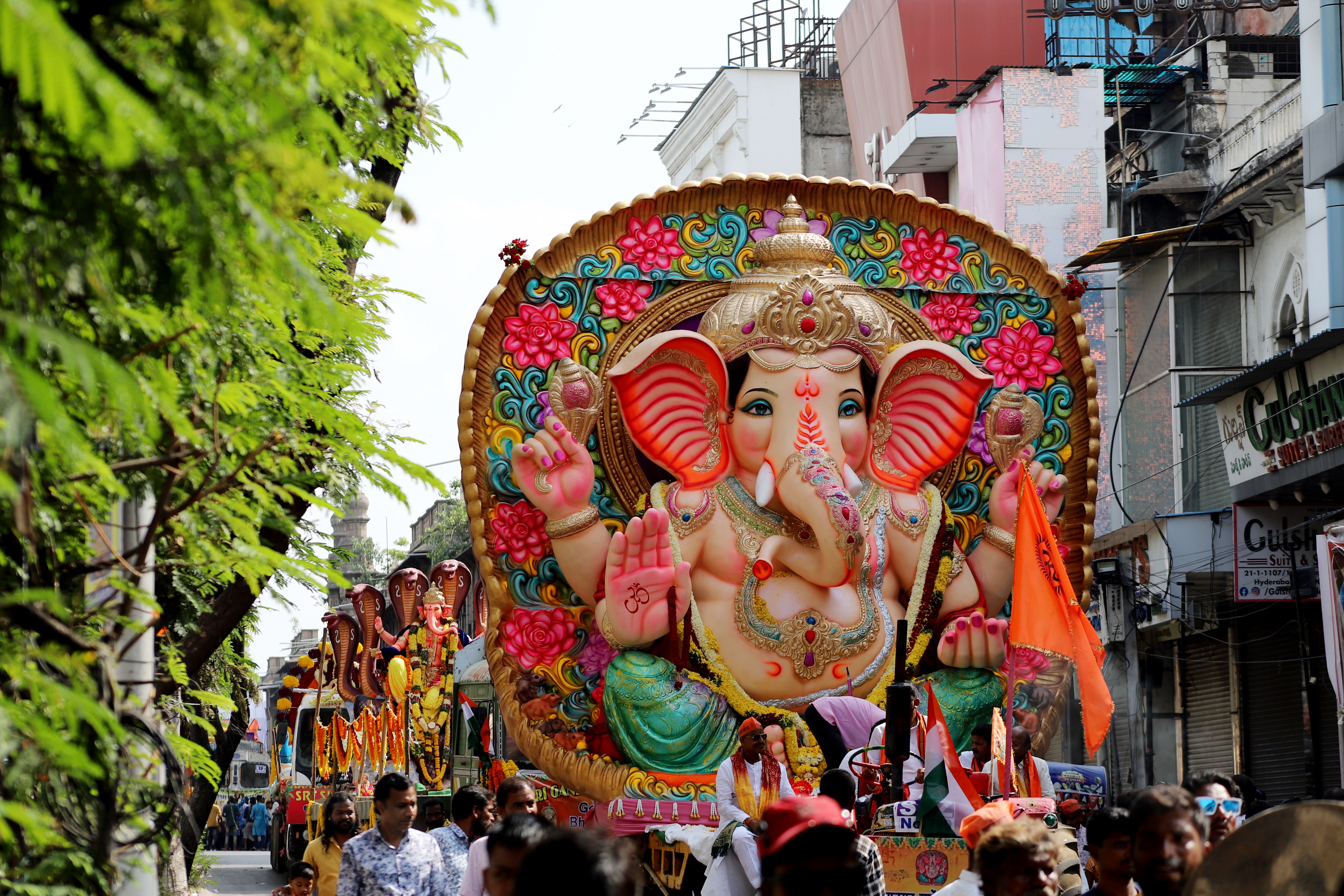 Vibrant Ganesh Chaturthi Festival Procession · Free Stock Photo