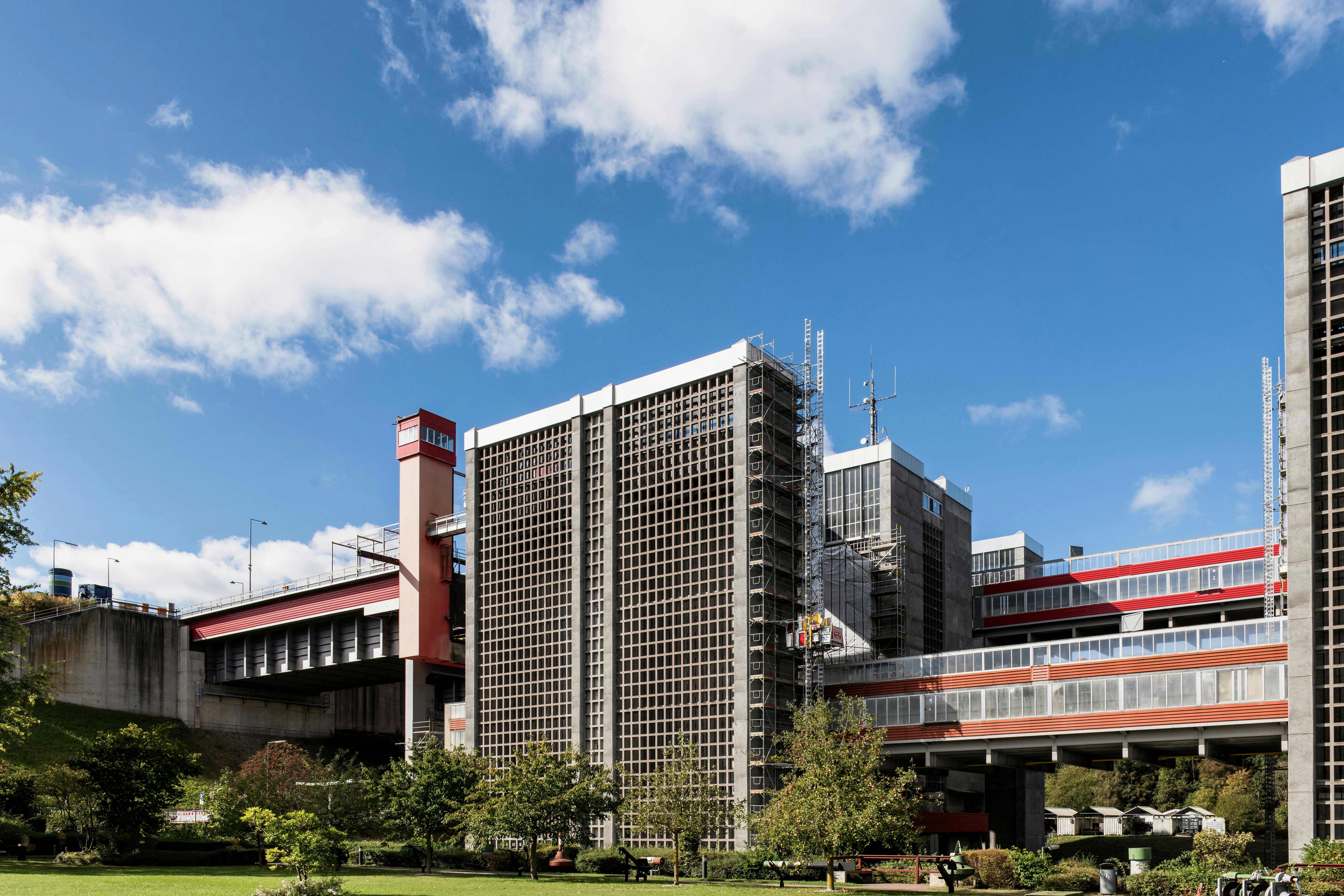 Red And Gray Building Photos, Download The BEST Free Red And Gray ...