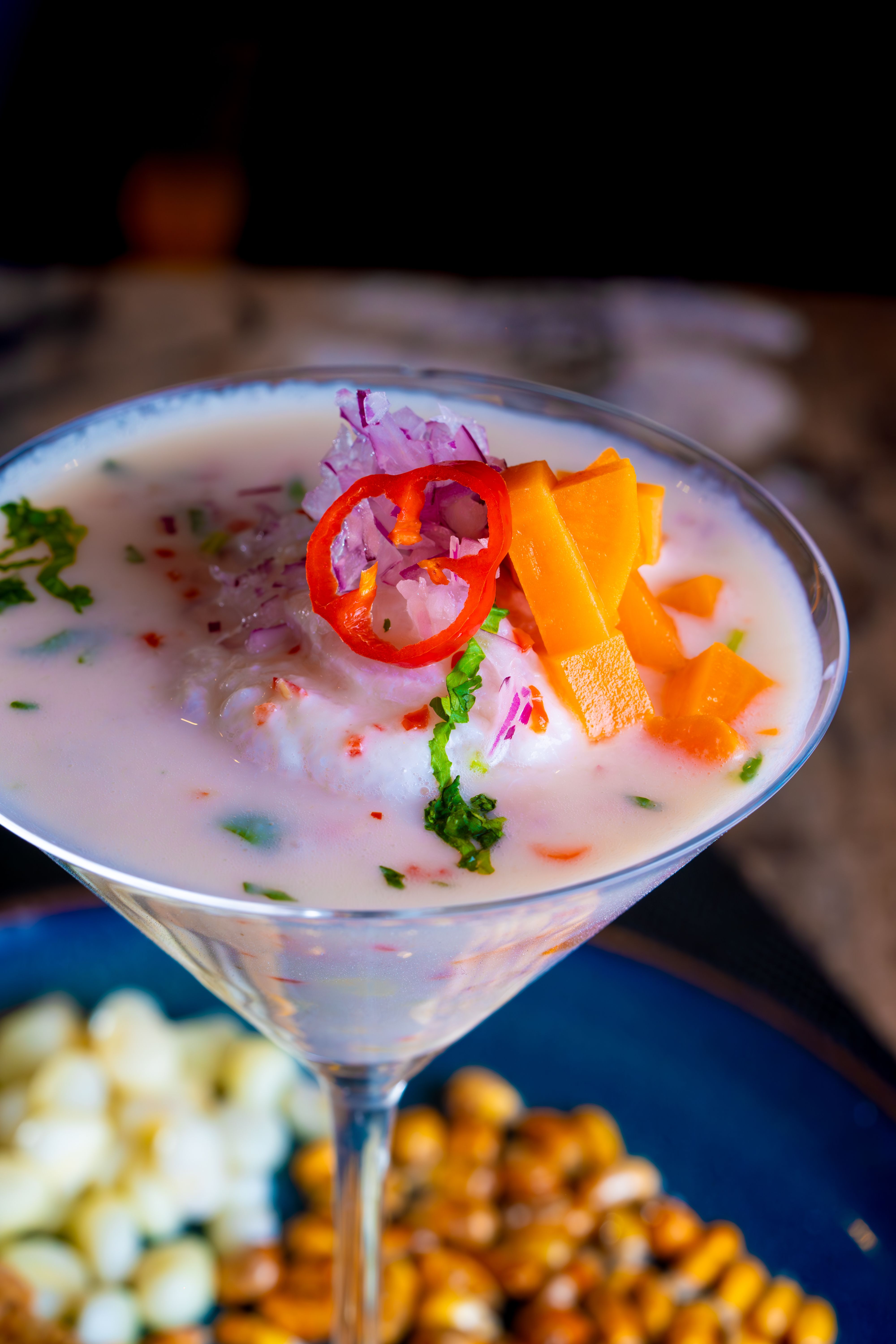 Ceviche Peruano Fresco En Copa De Martini · Foto de stock gratuita