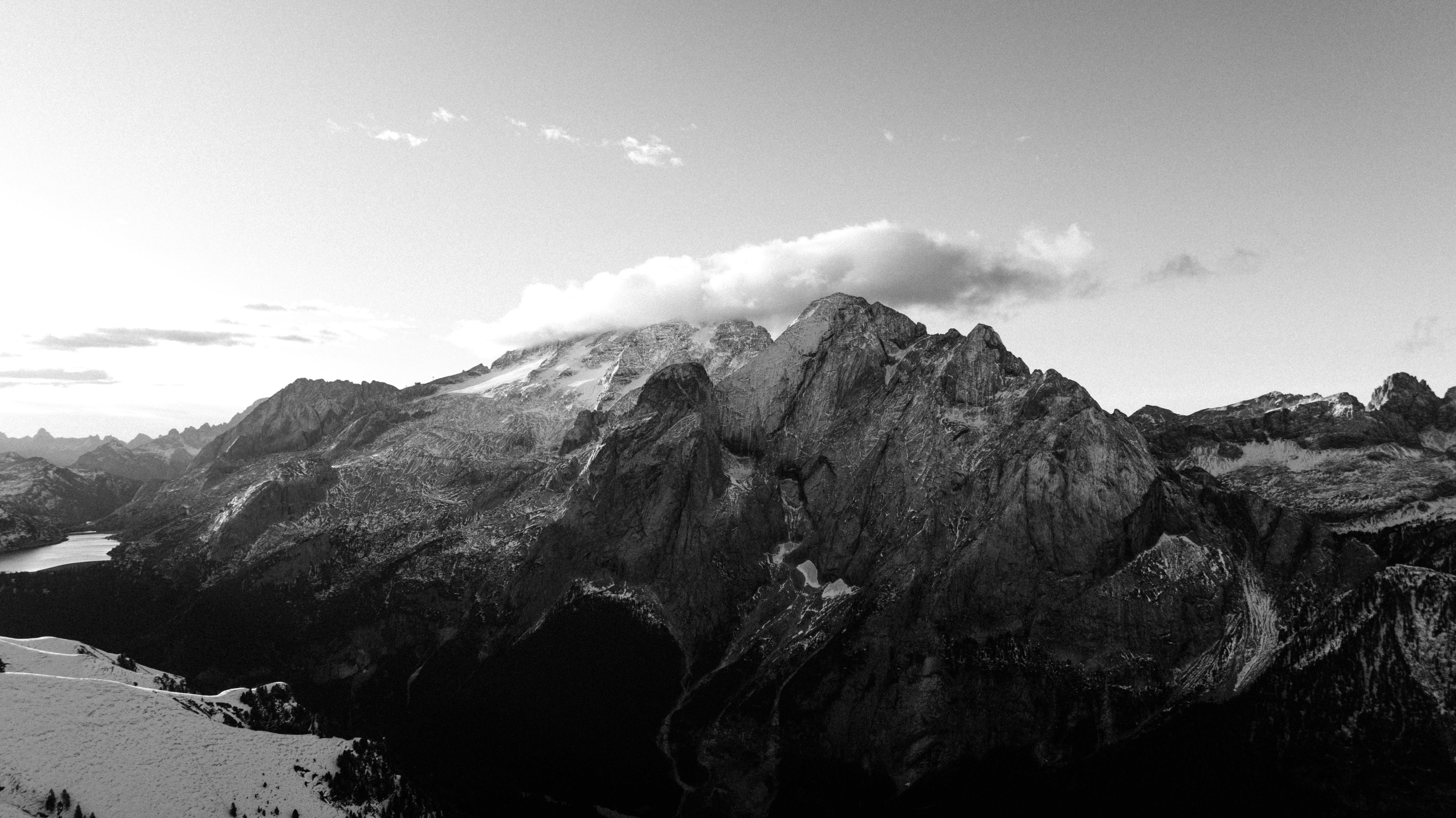 Stunning Black and White Alps Mountain Landscape · Free Stock Photo