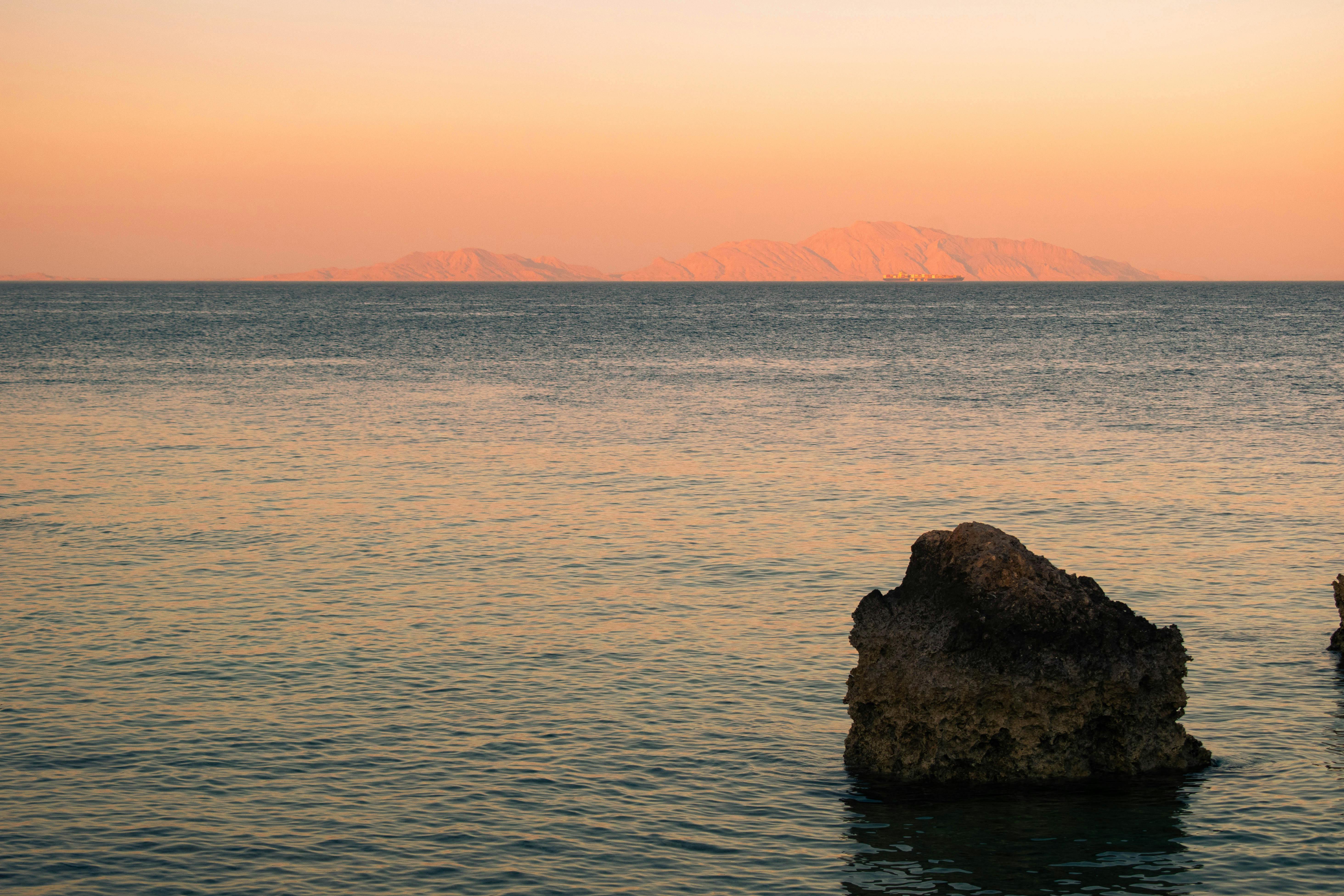 Tranquil Red Sea Sunset in Sharm El-Sheikh · Free Stock Photo