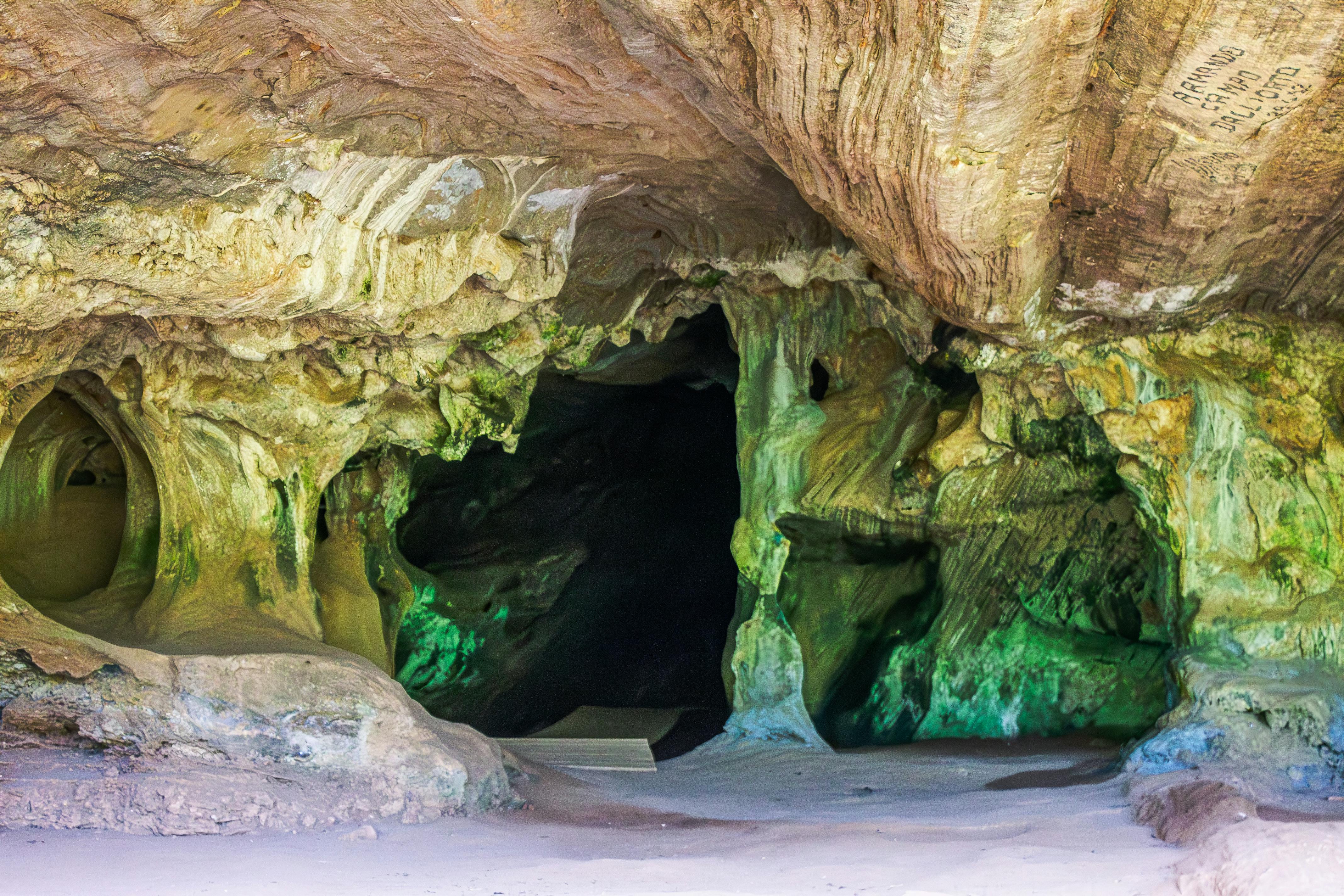 Stunning Cave Formation in Castelo, Brazil · Free Stock Photo