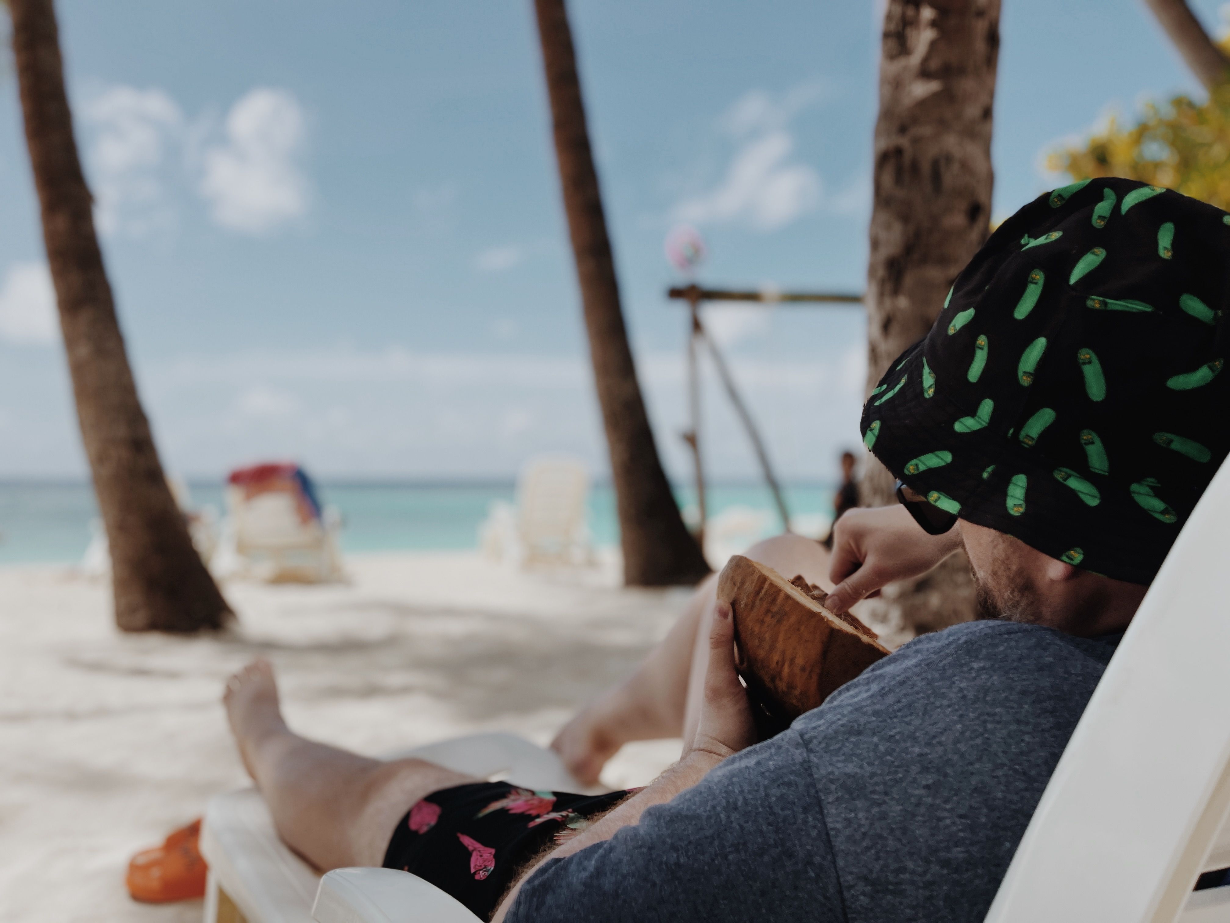 Relaxing Vacation on Tropical Beach Paradise · Free Stock Photo