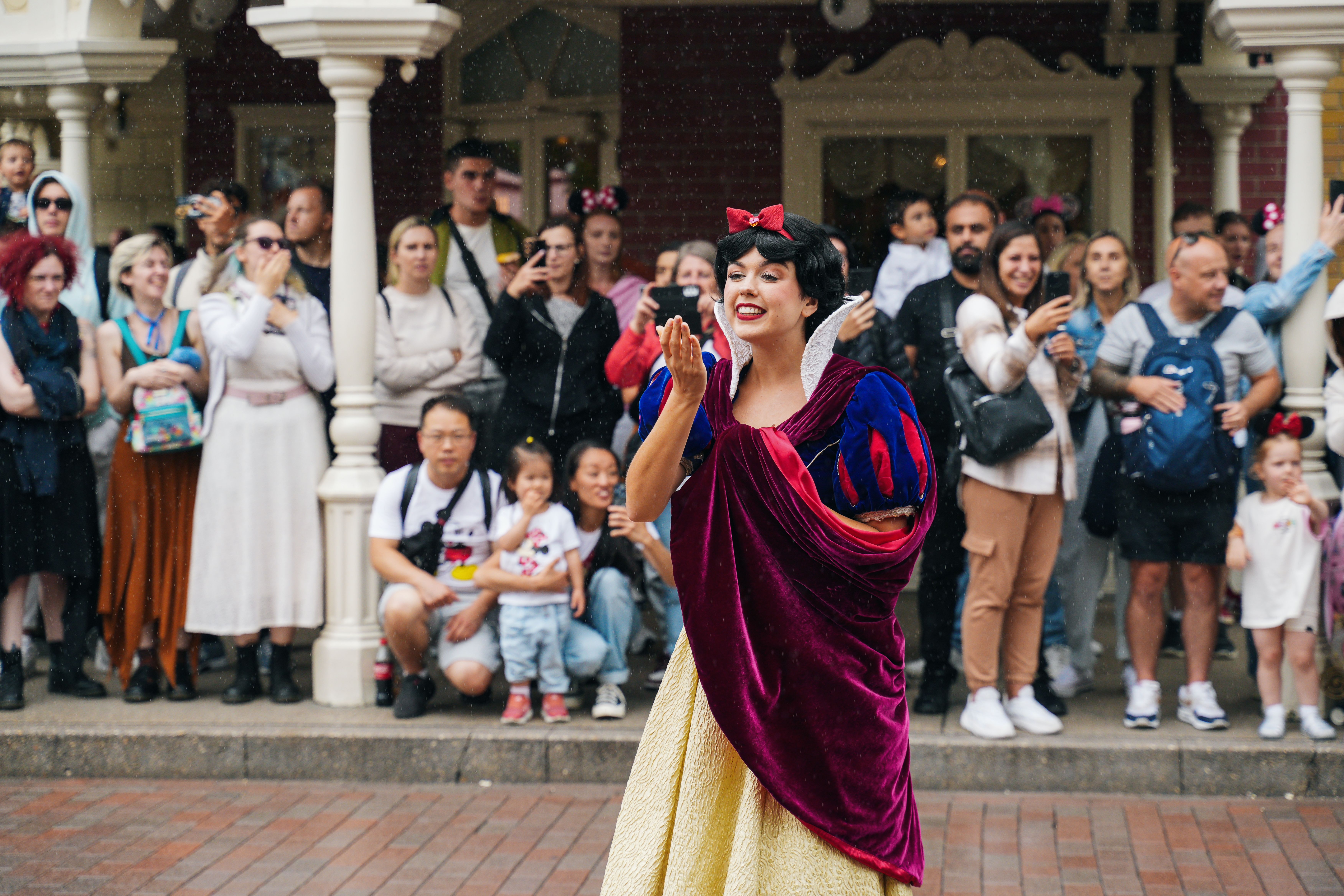 Snow White Performance at Disneyland Paris · Free Stock Photo