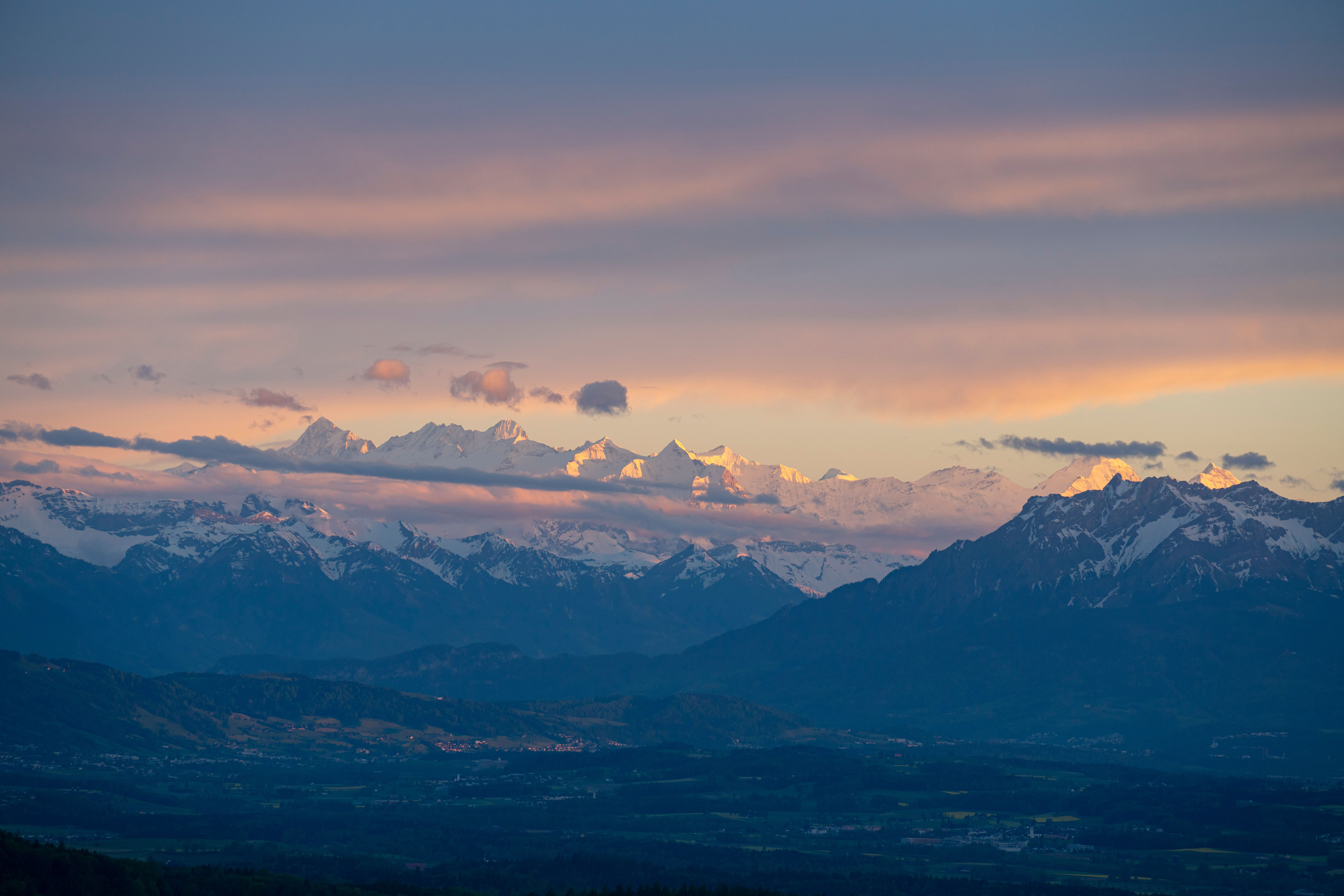 Stunning Mountain Range at Sunset · Free Stock Photo