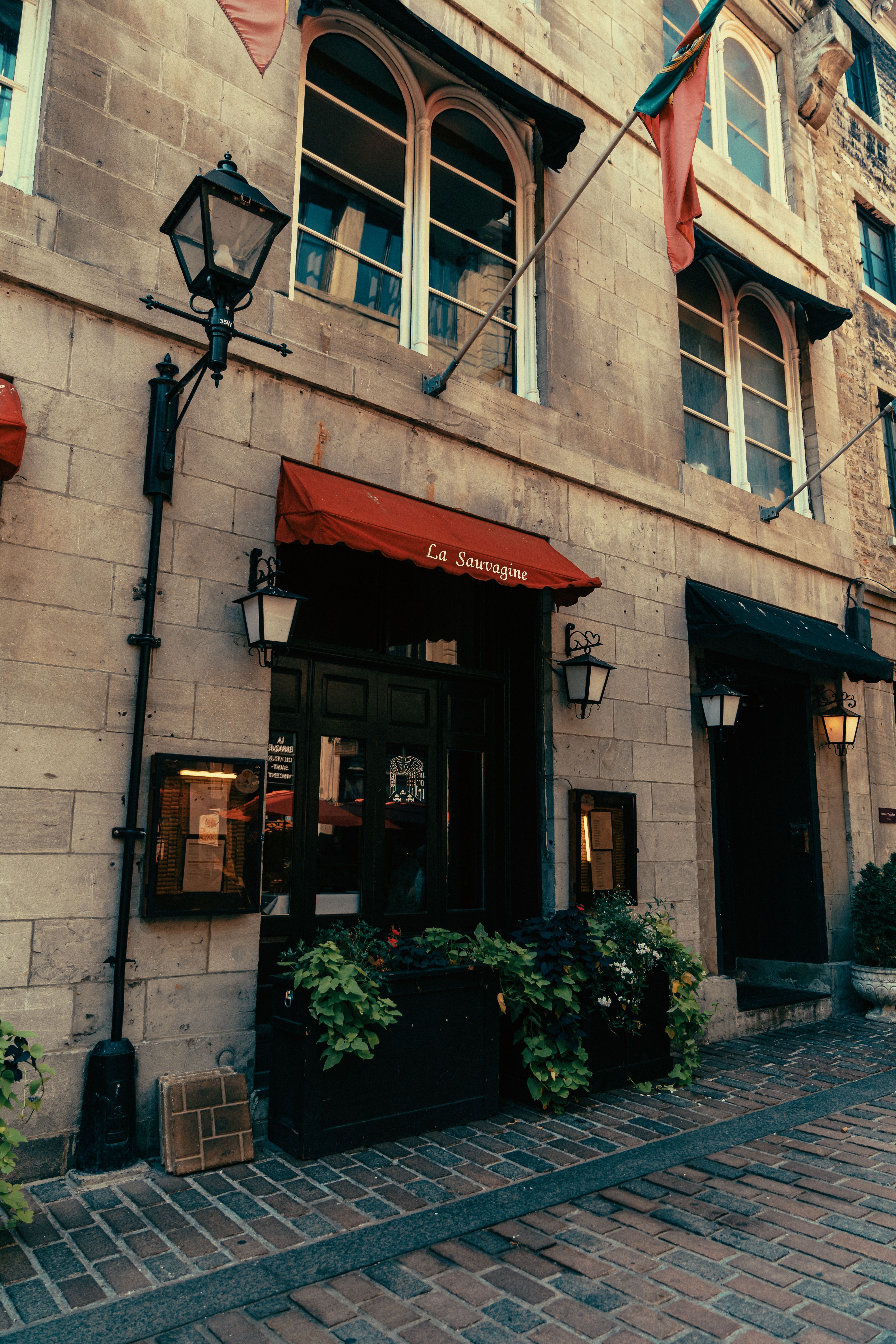 Charming Old Québec City Street View in Autumn · Free Stock Photo