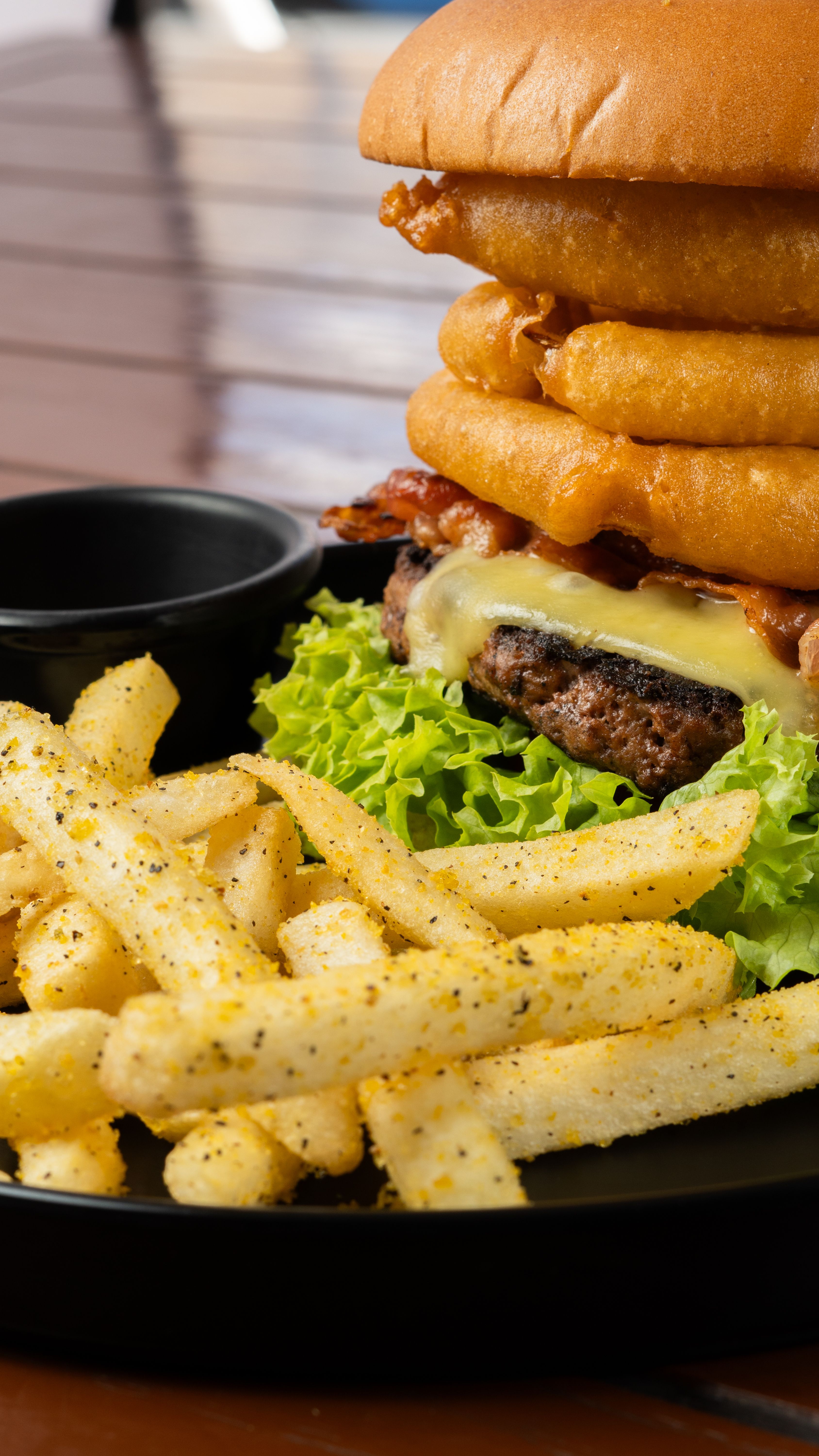 Juicy Cheeseburger with Crispy French Fries · Free Stock Photo