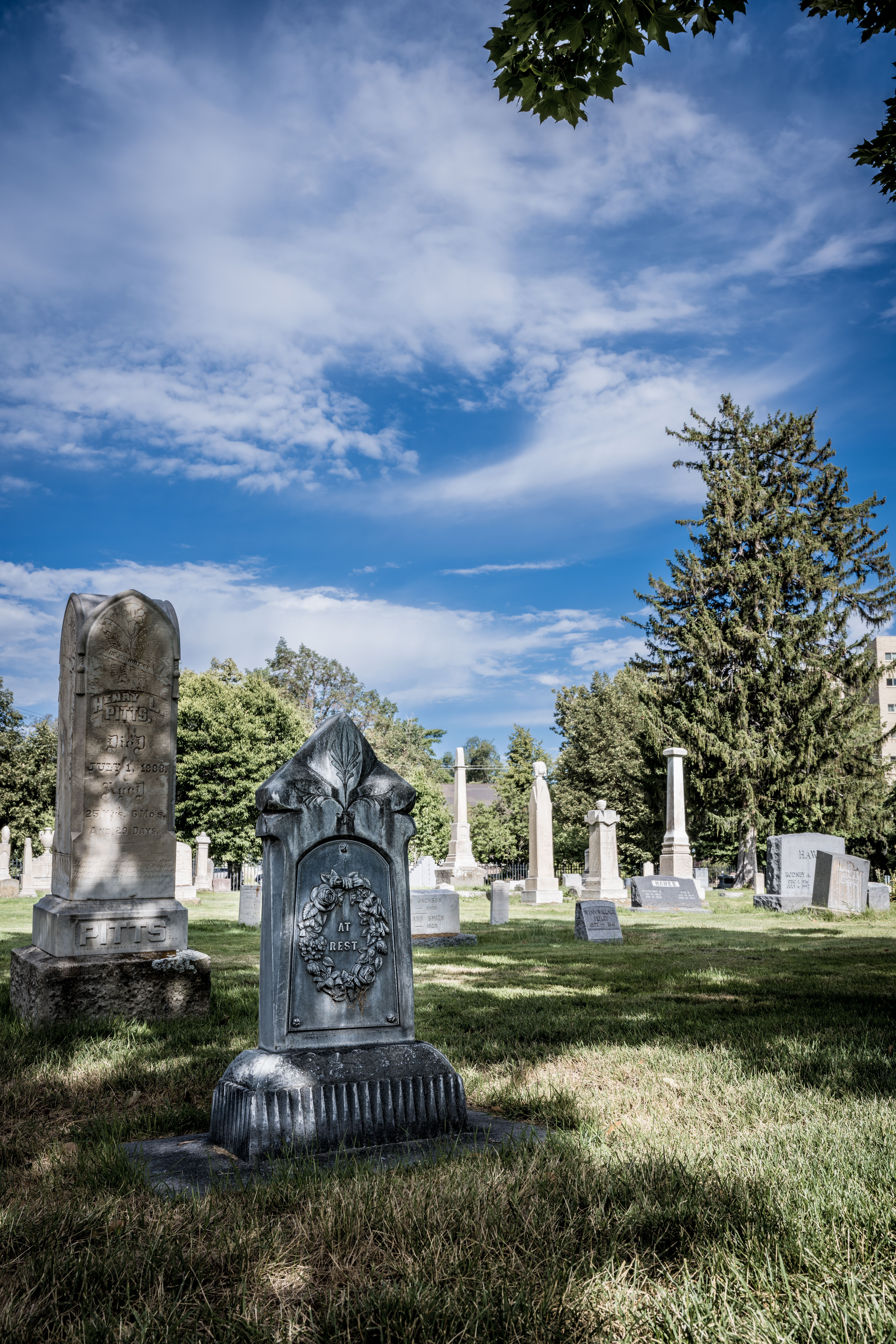 Historic Cemetery in Boise under Blue Skies · Free Stock Photo