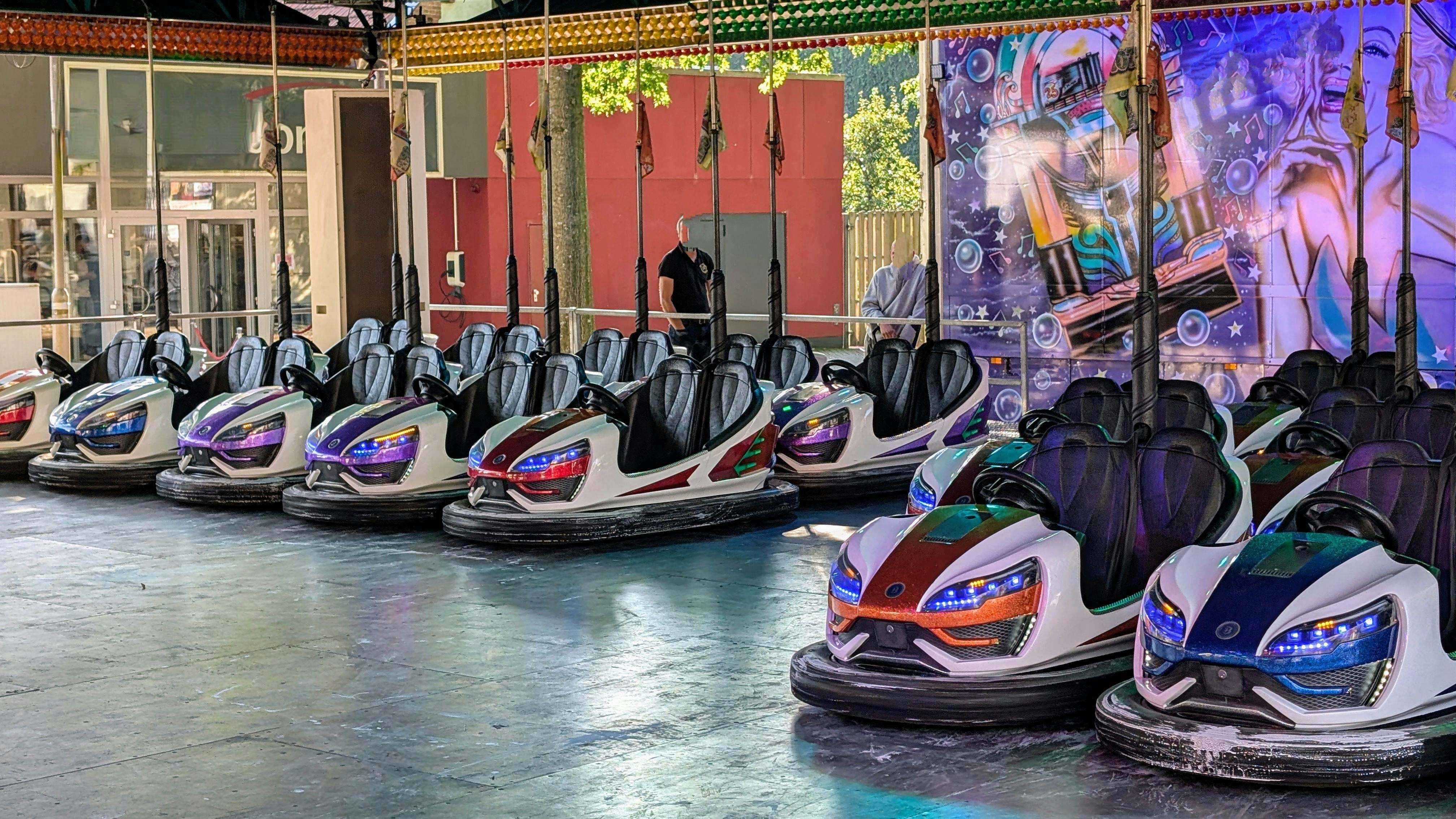 Bumper Car Ride Photos, Download The BEST Free Bumper Car Ride Stock ...