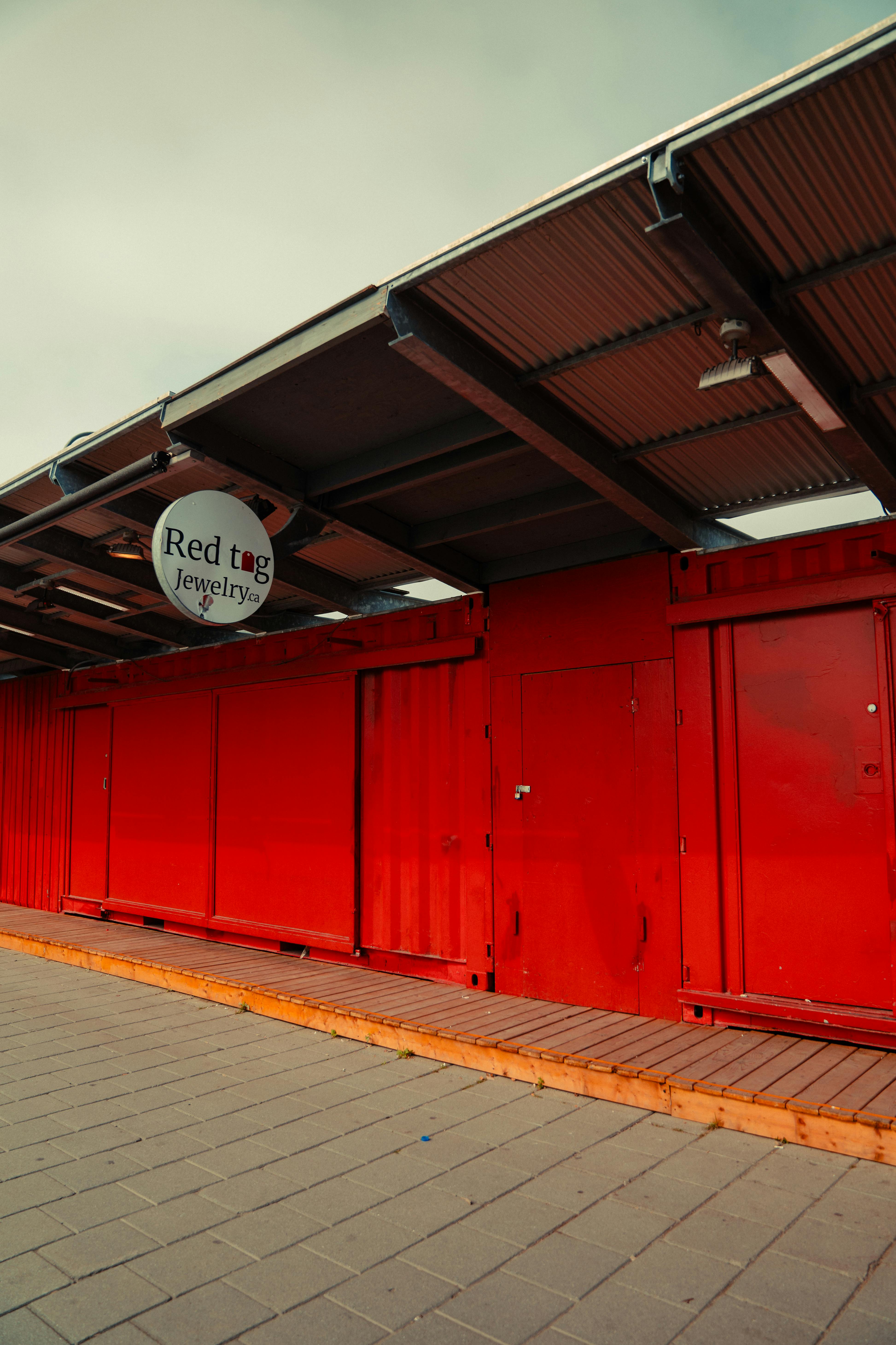 Vibrant Red Jewelry Storefront in Québec City · Free Stock Photo