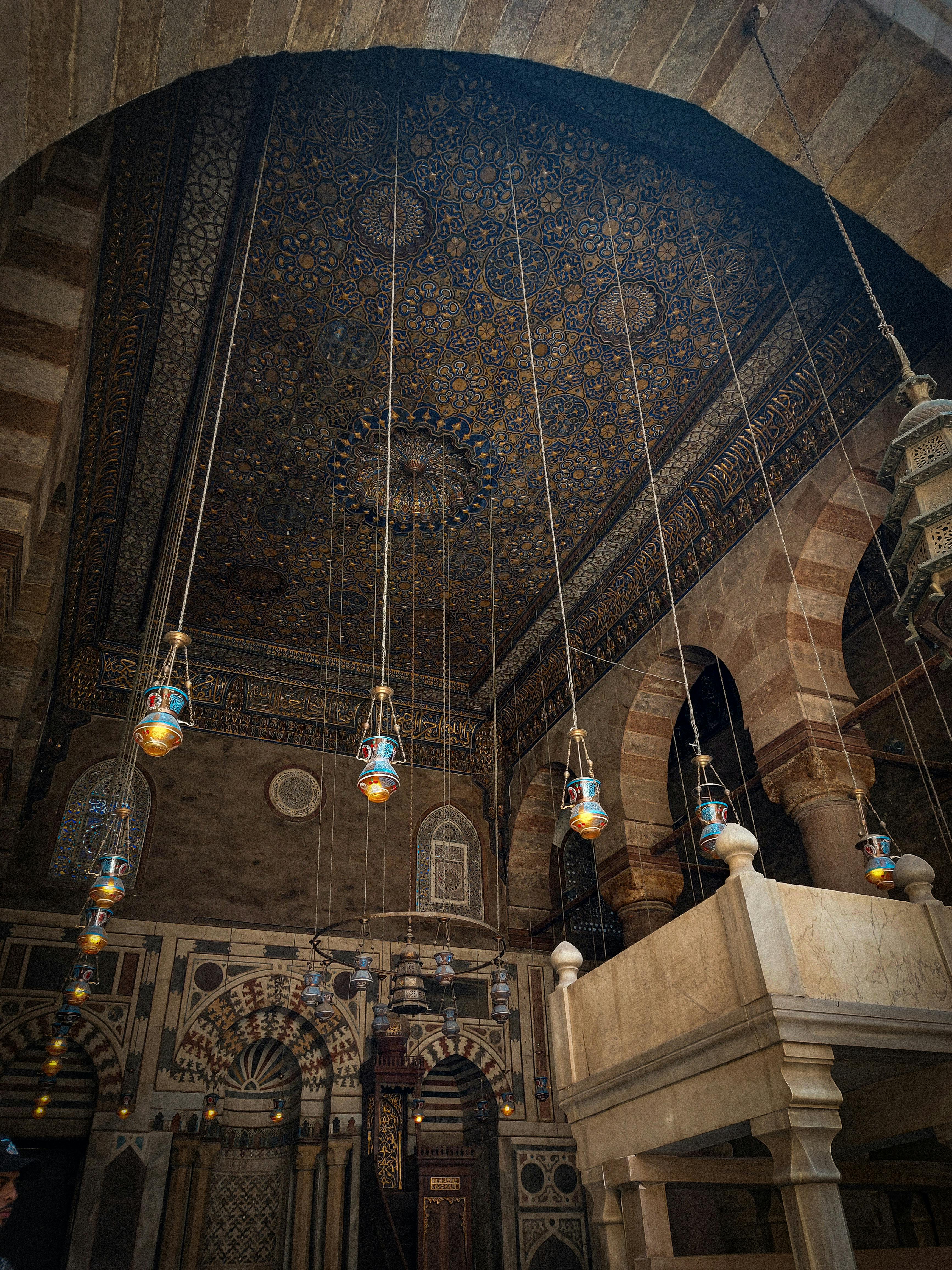 Stunning Islamic Interior Architecture with Hanging Lamps · Free Stock ...