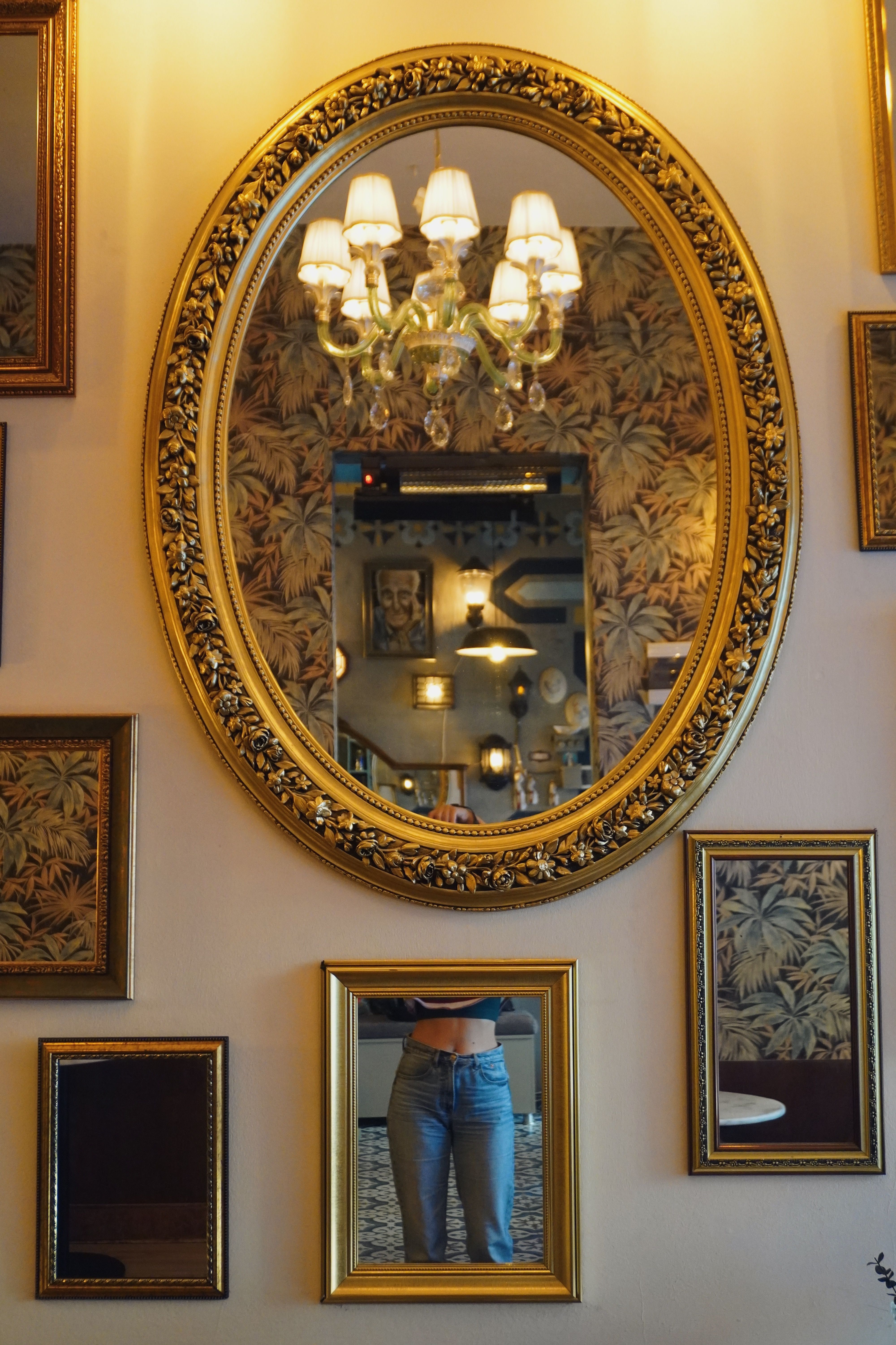 Elegant Cafe Decor with Mirror Reflections · Free Stock Photo