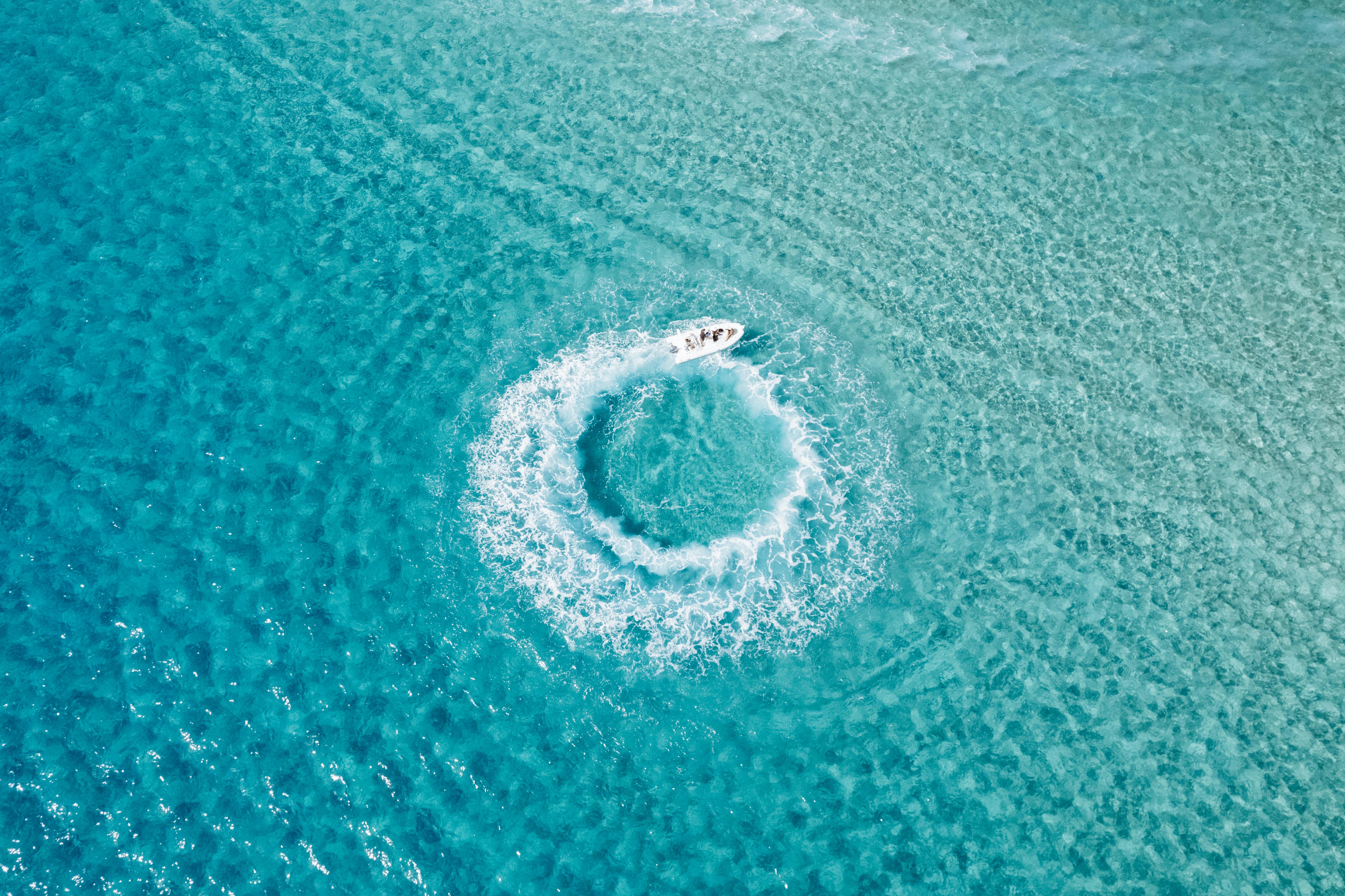 Aerial View of Boat Making Waves in Sardinia · Free Stock Photo