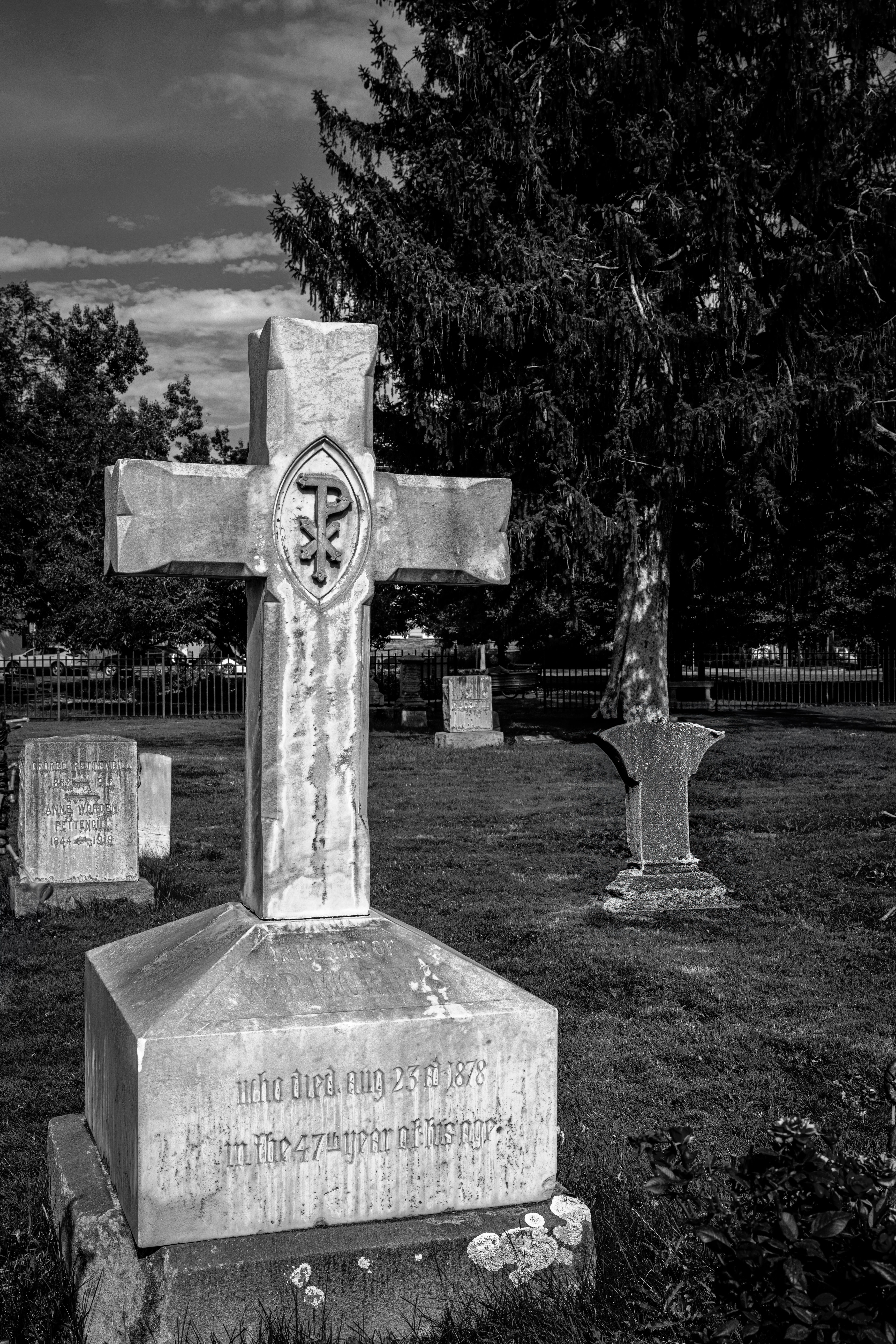Historic Cemetery Cross in Boise, Idaho · Free Stock Photo
