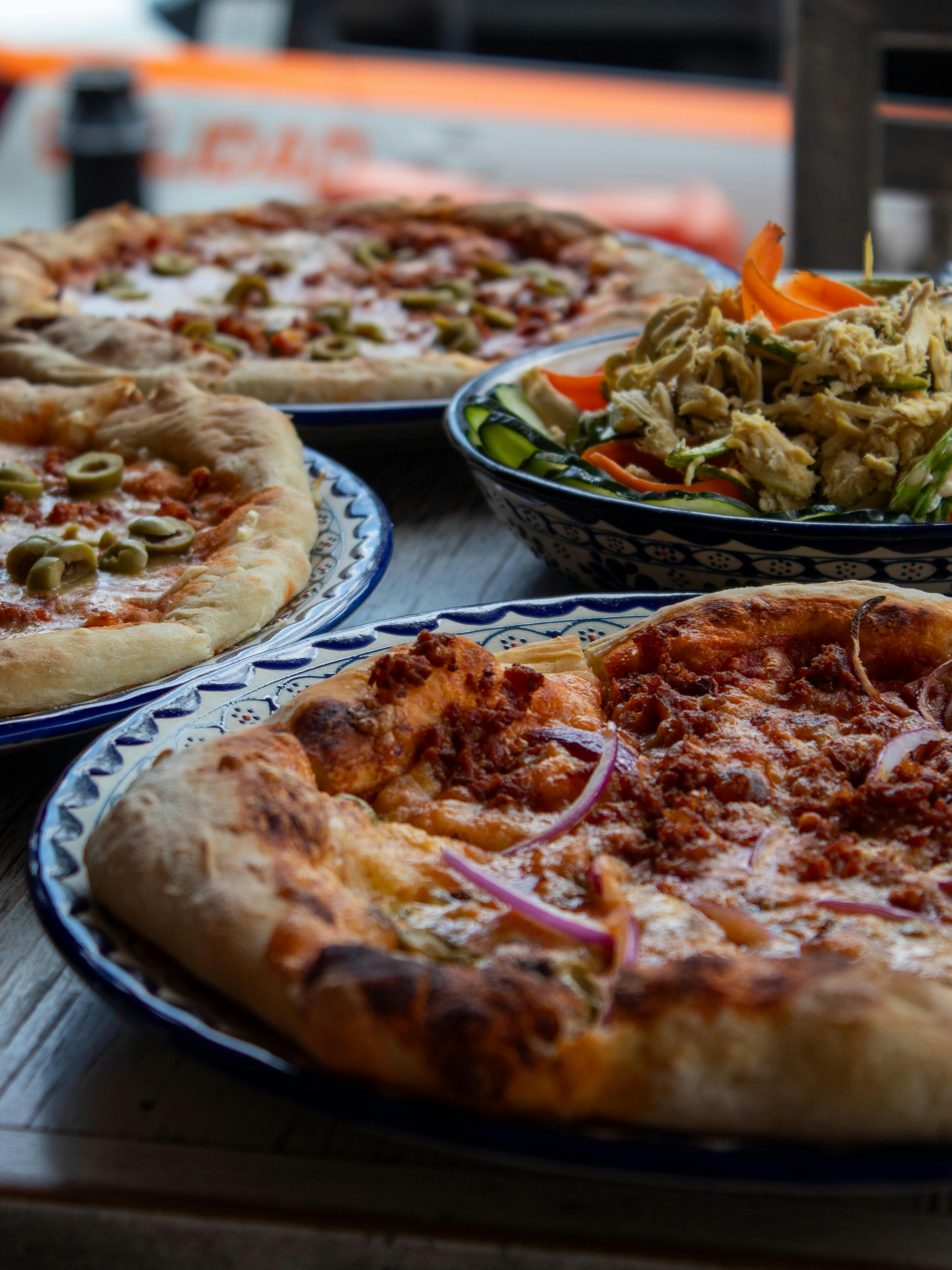 Pizza Table Photos, Download The BEST Free Pizza Table Stock Photos ...