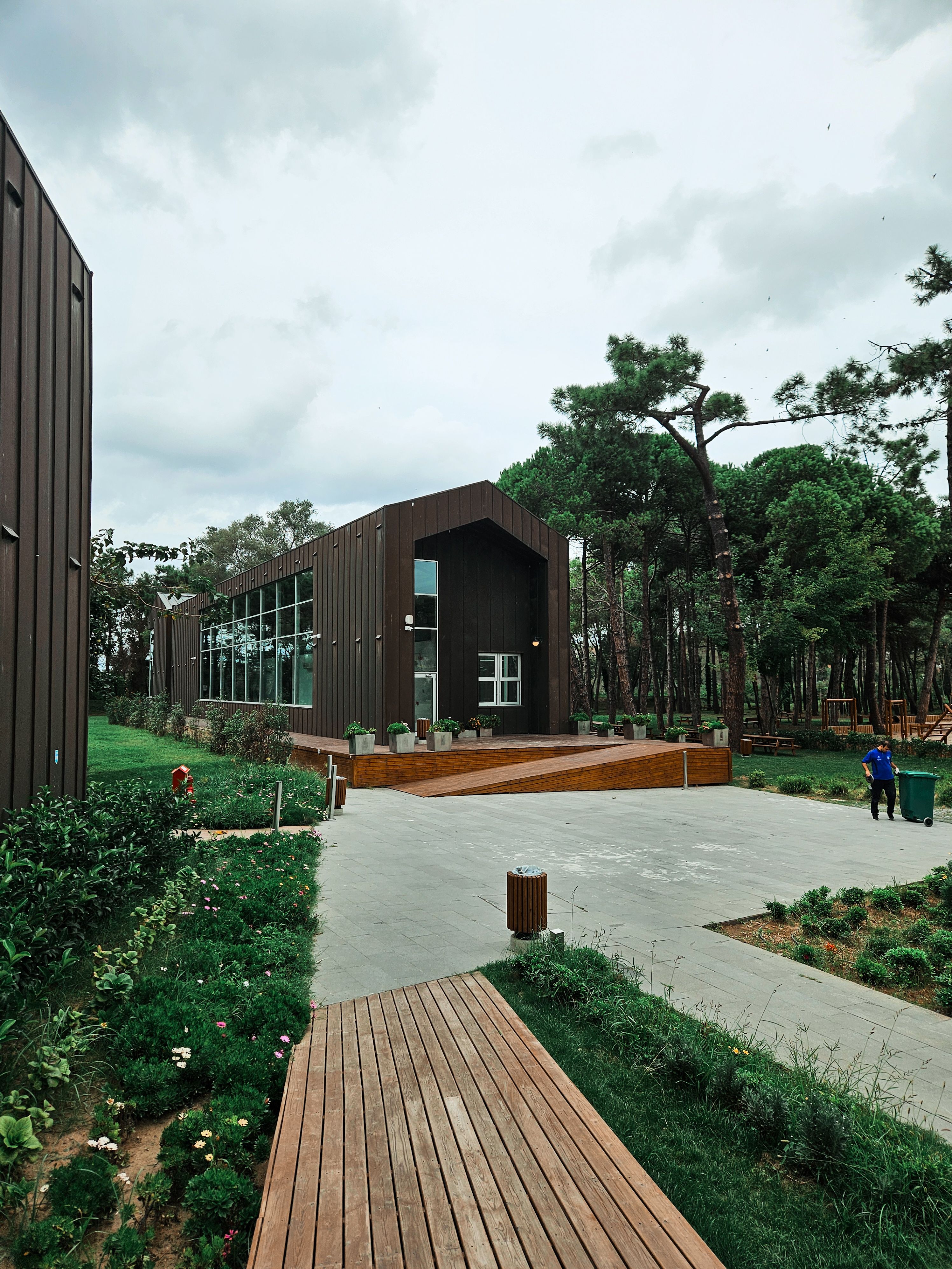 Modern Architecture Building in Lush Forest Setting · Free Stock Photo