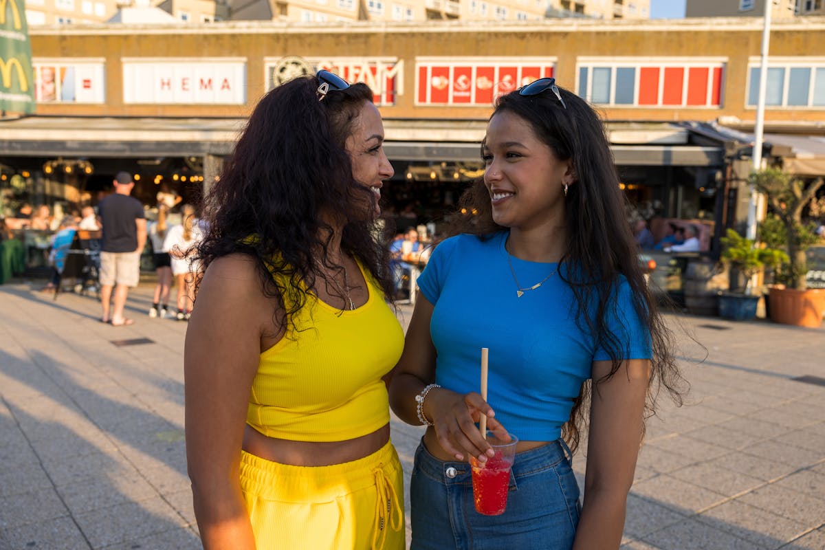 People In Cafe Photos, Download The BEST Free People In Cafe Stock ...