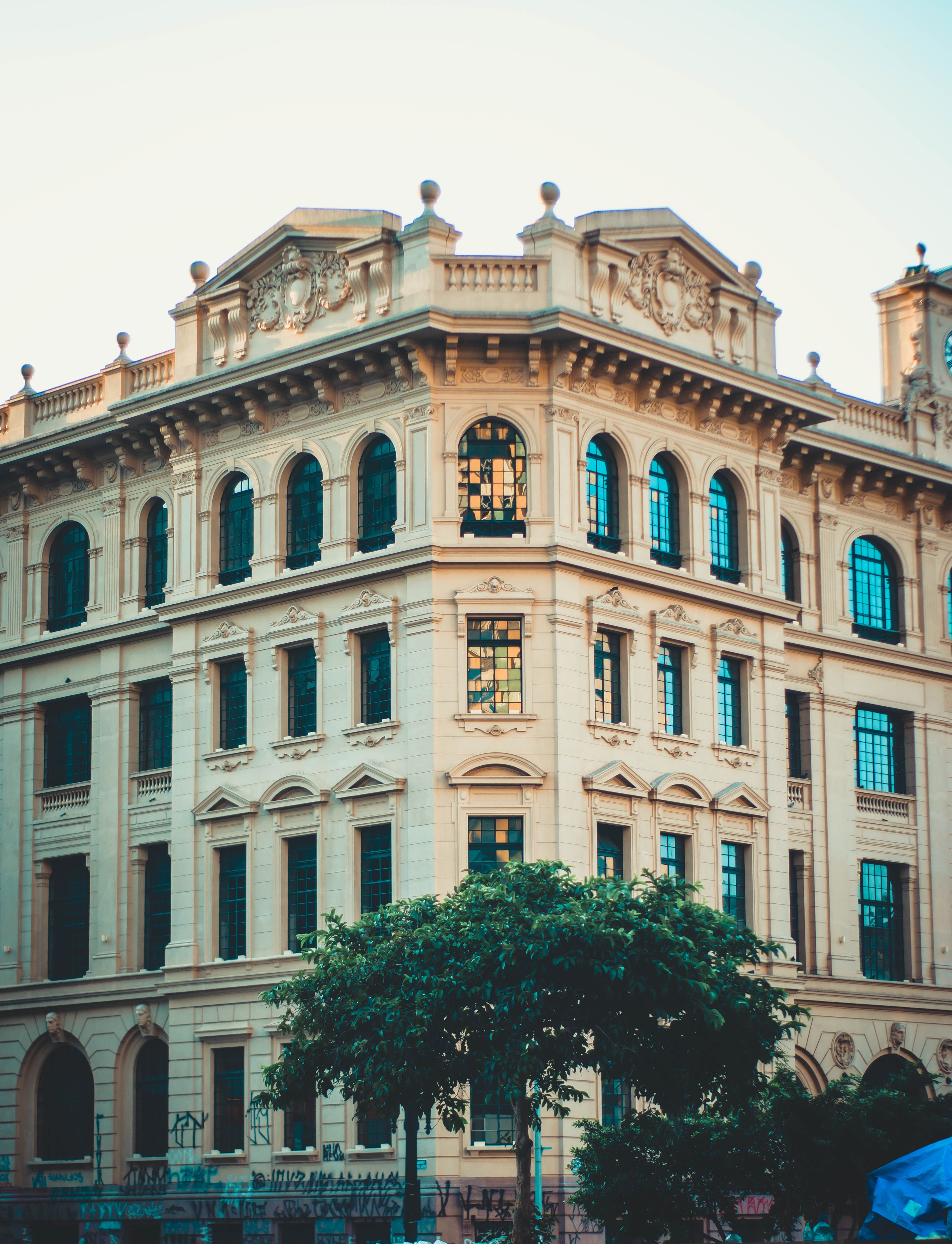 Building · Free Stock Photo