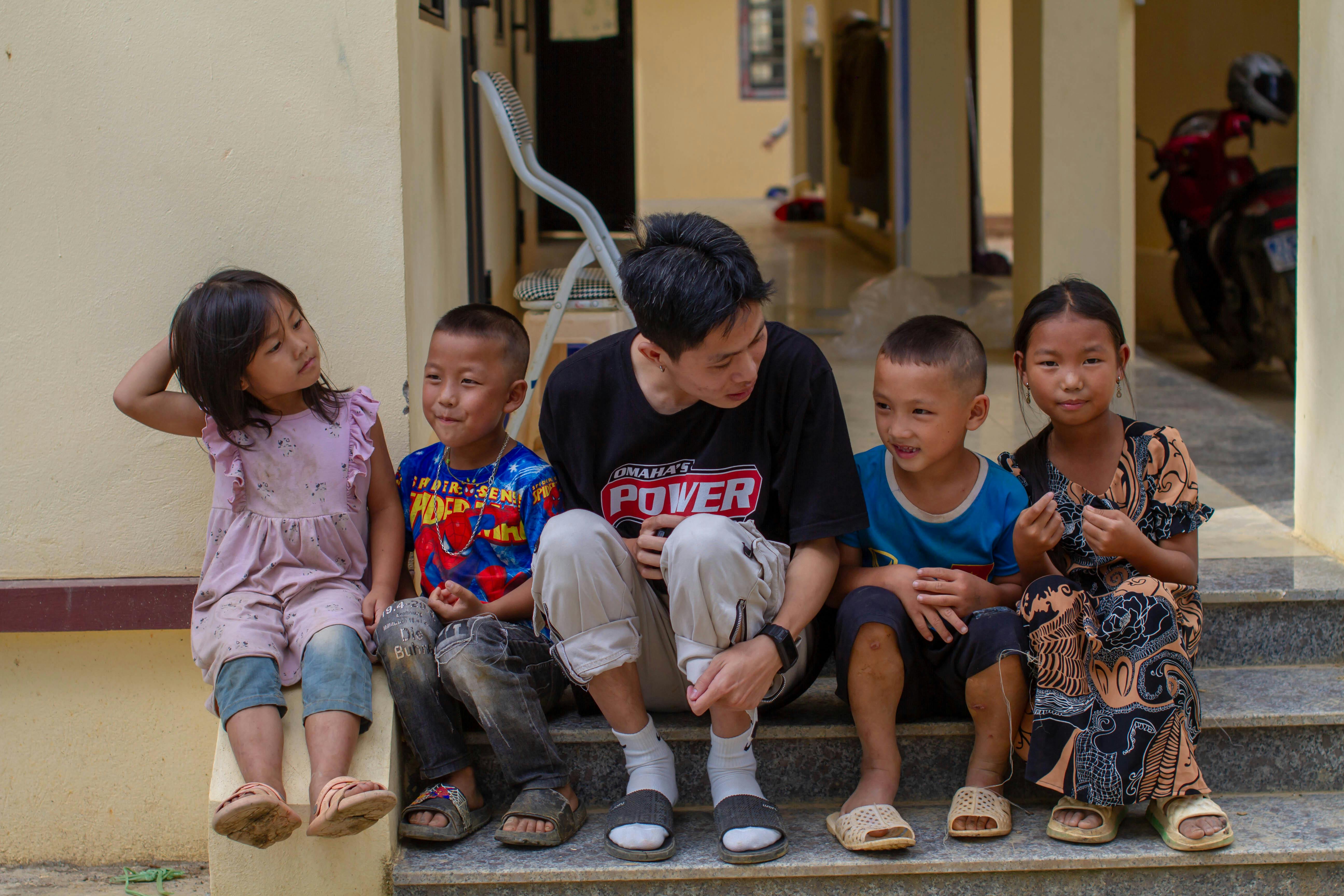 Children Urinating Photos, Download The BEST Free Children Urinating ...