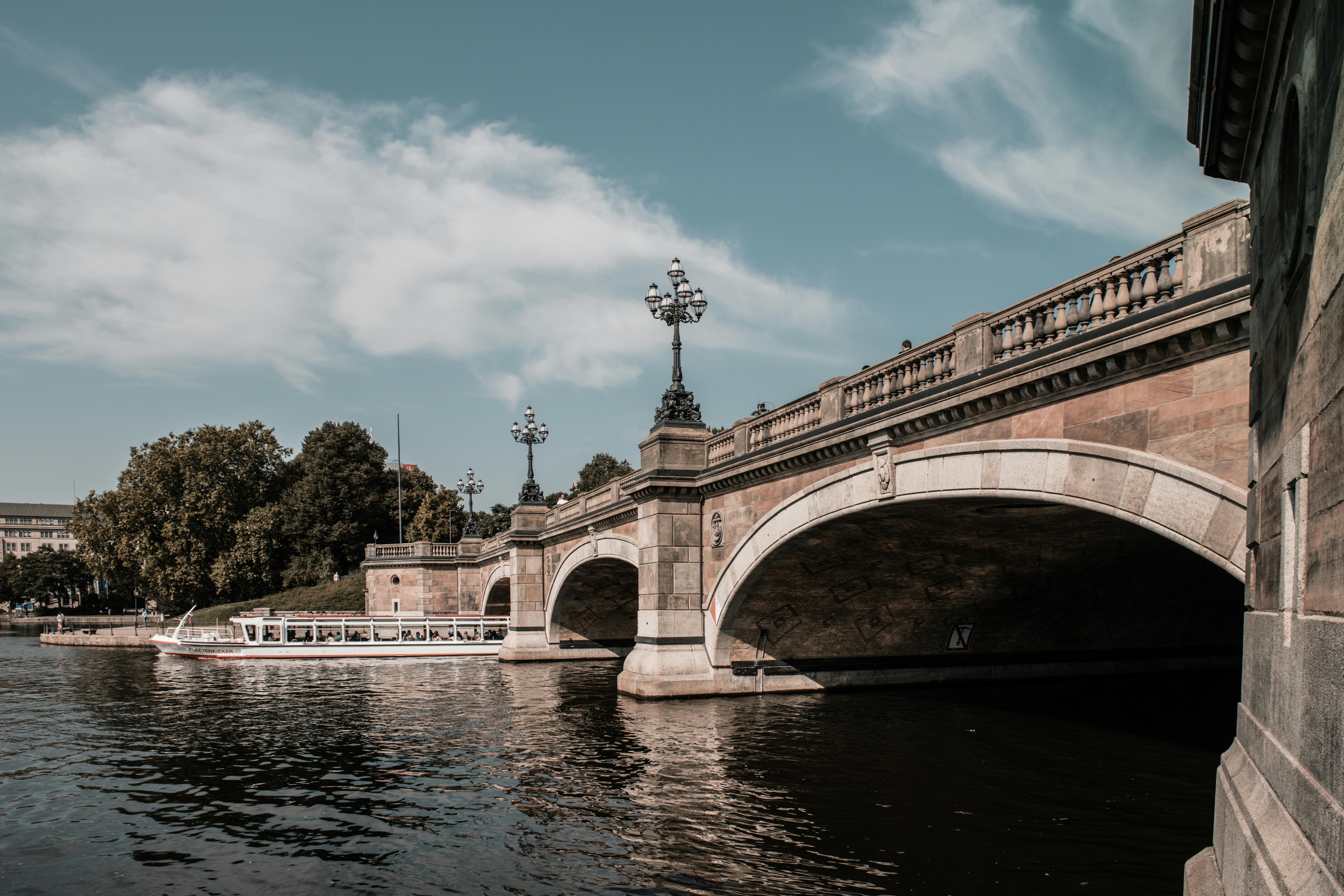 Historic Stone Bridge over Alster River, Hamburg · Free Stock Photo