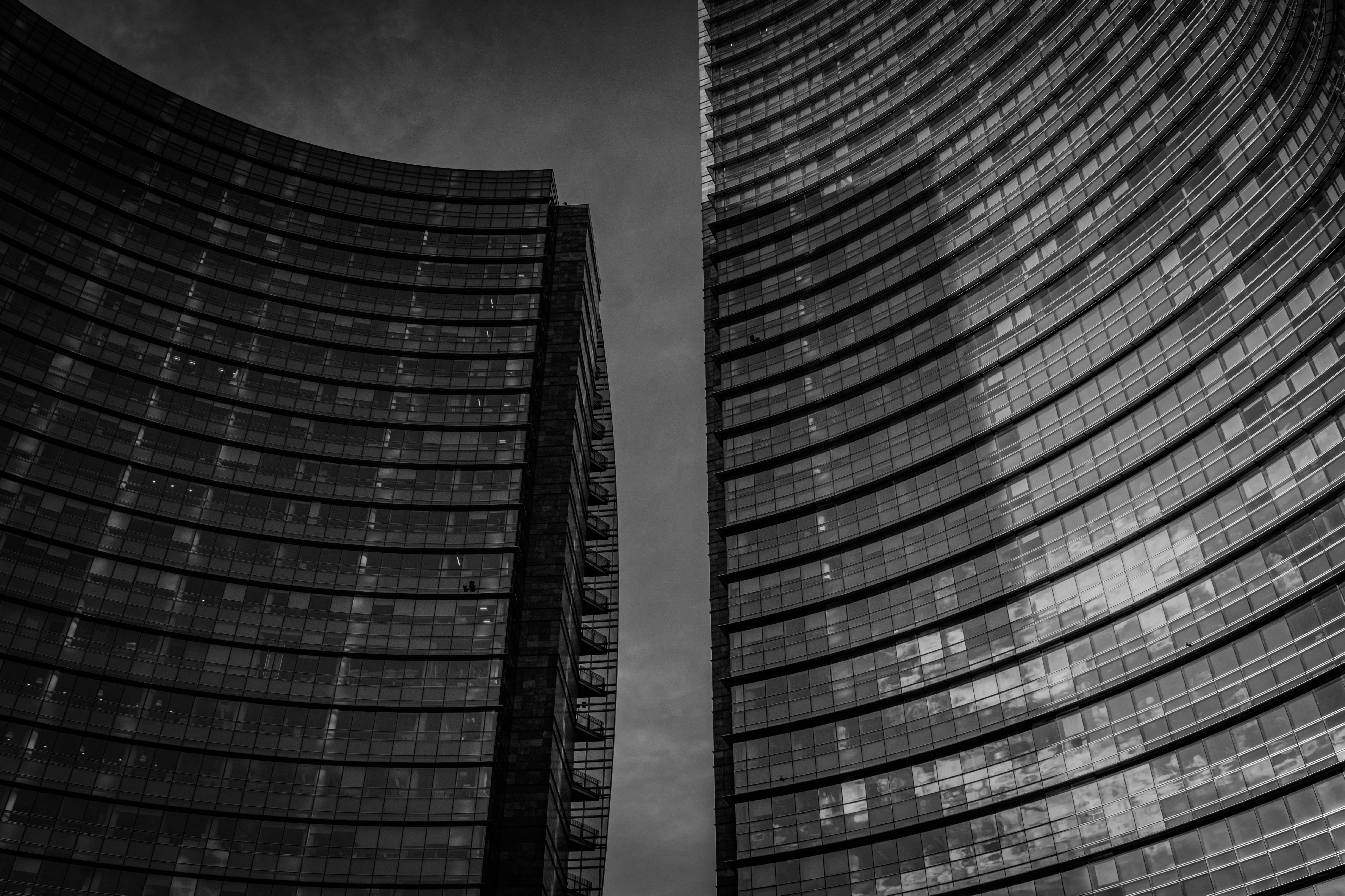 Black and White Modern Urban Architecture · Free Stock Photo