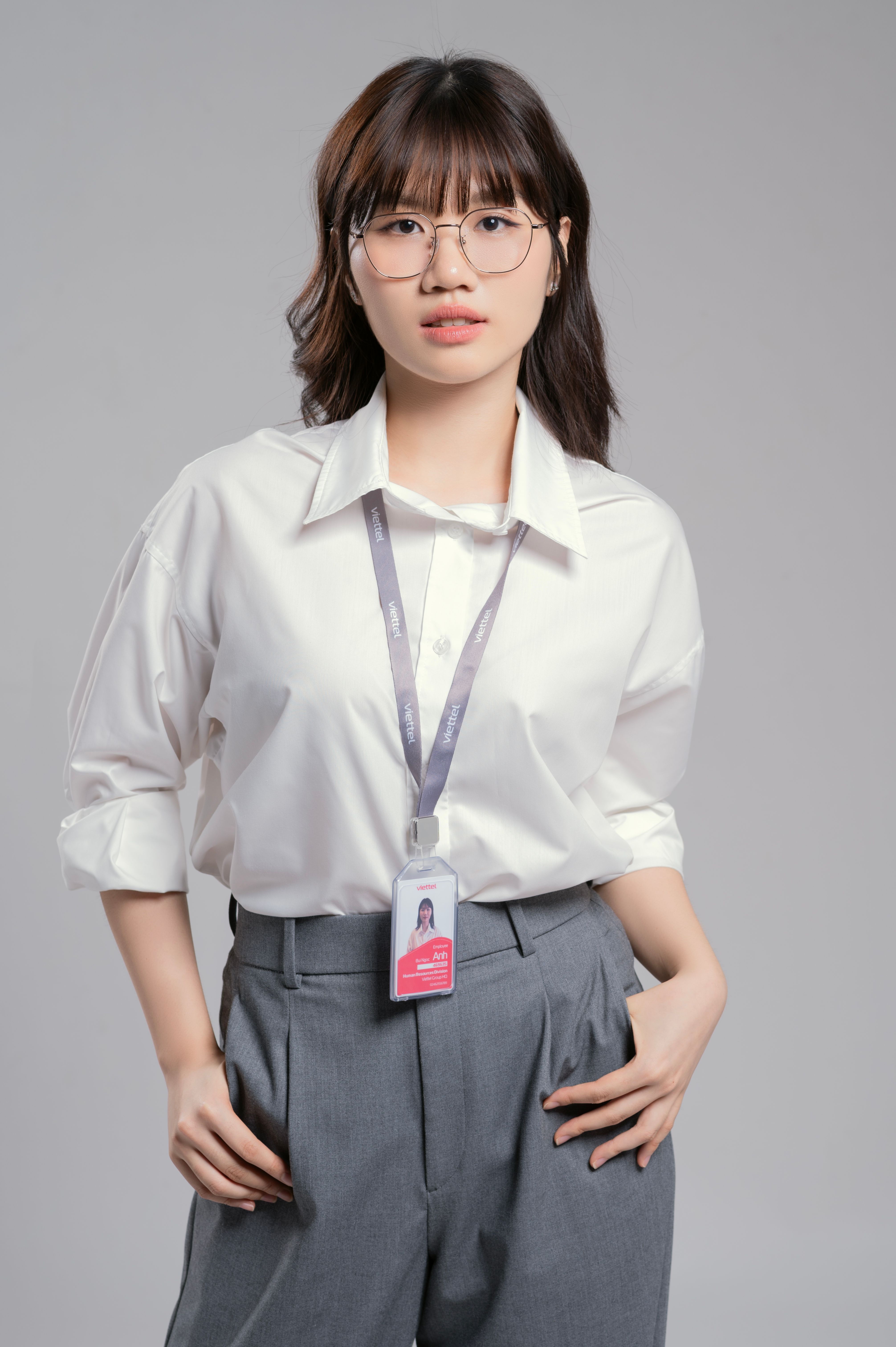 Employee Pose Photos, Download The BEST Free Employee Pose Stock Photos ...