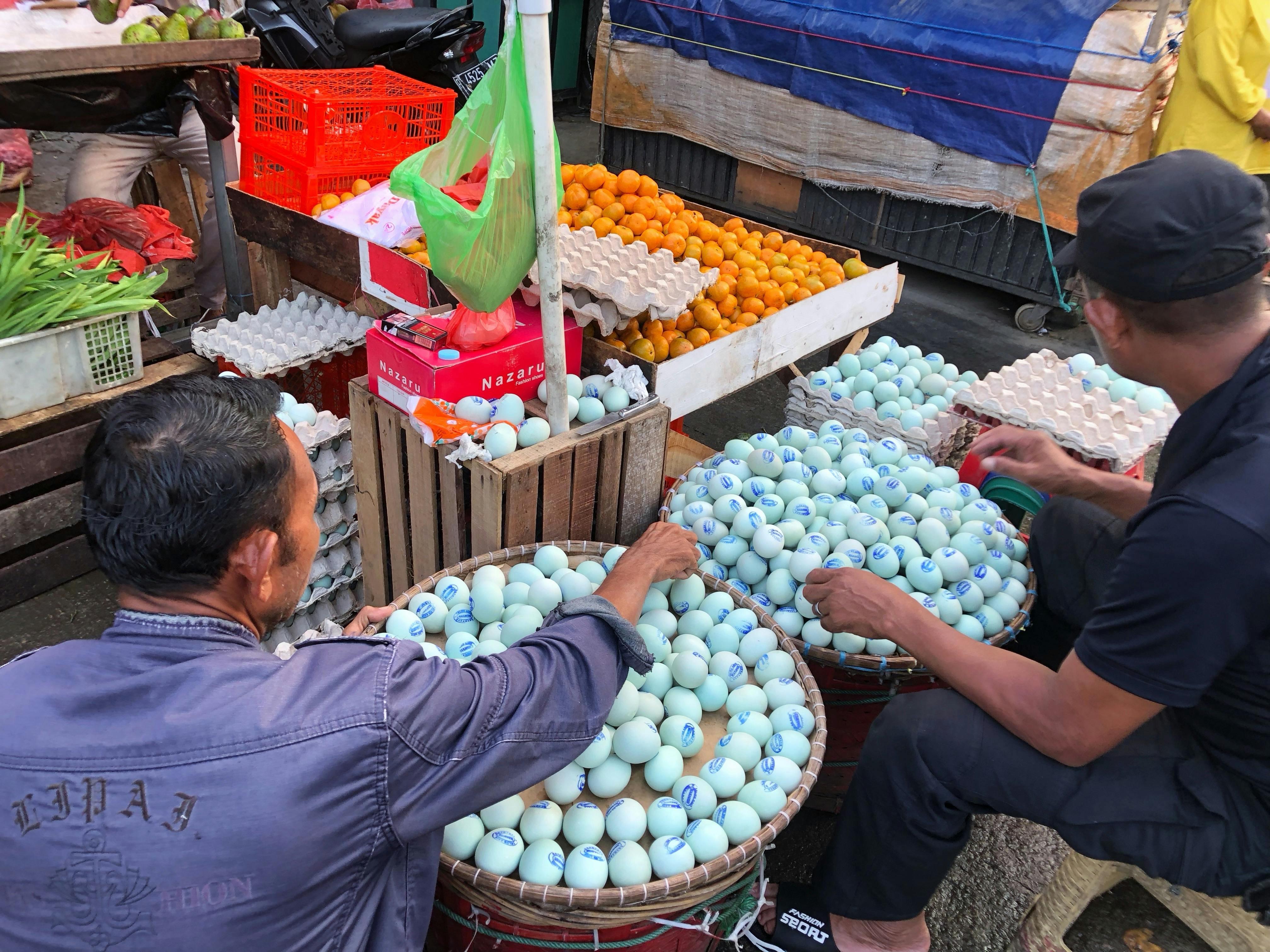 Pasar Telur Bebek Tradisional Di Jawa Barat · Foto Stok Gratis