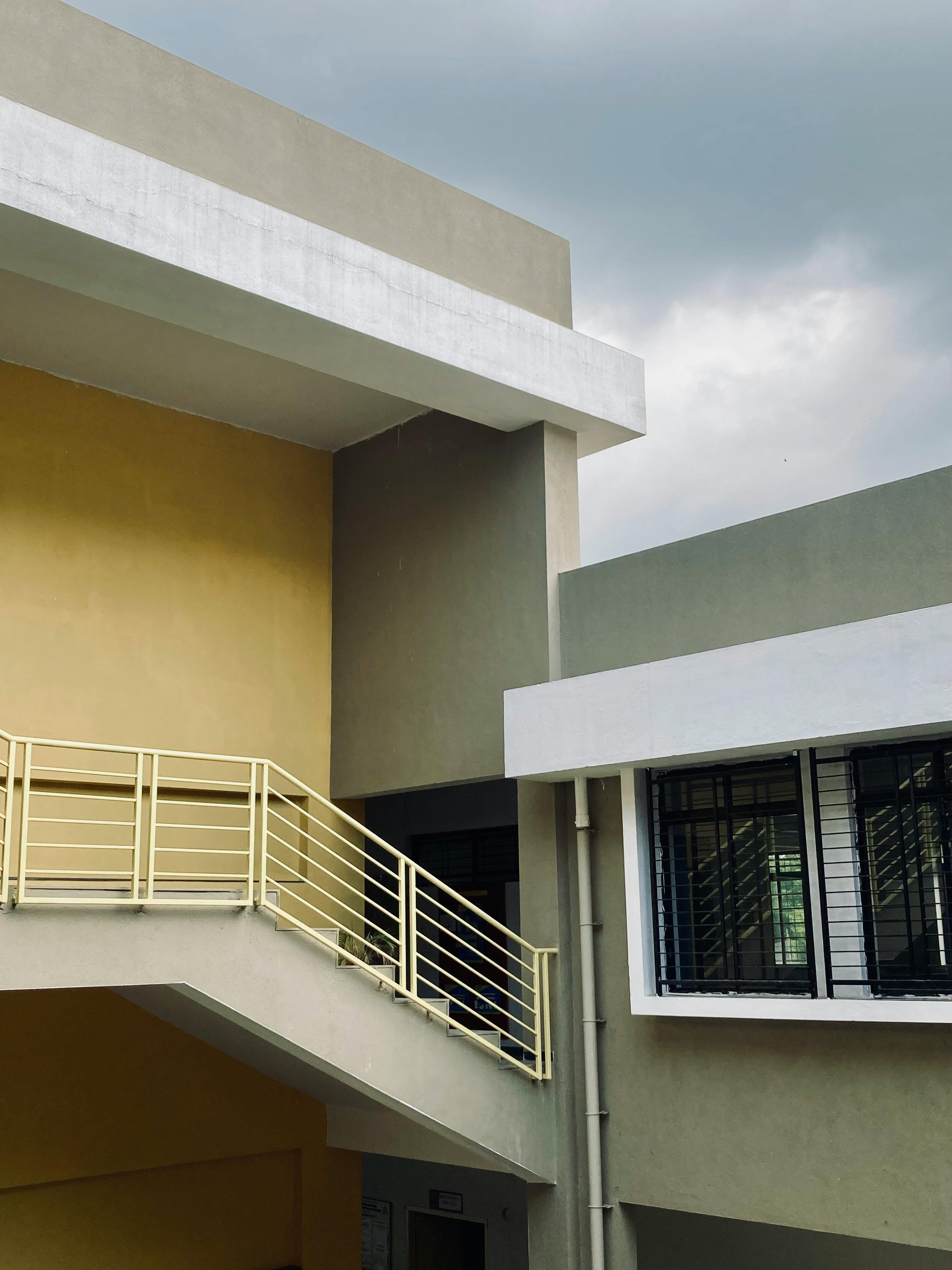 Office Building With Stucco Photos, Download The BEST Free Office ...