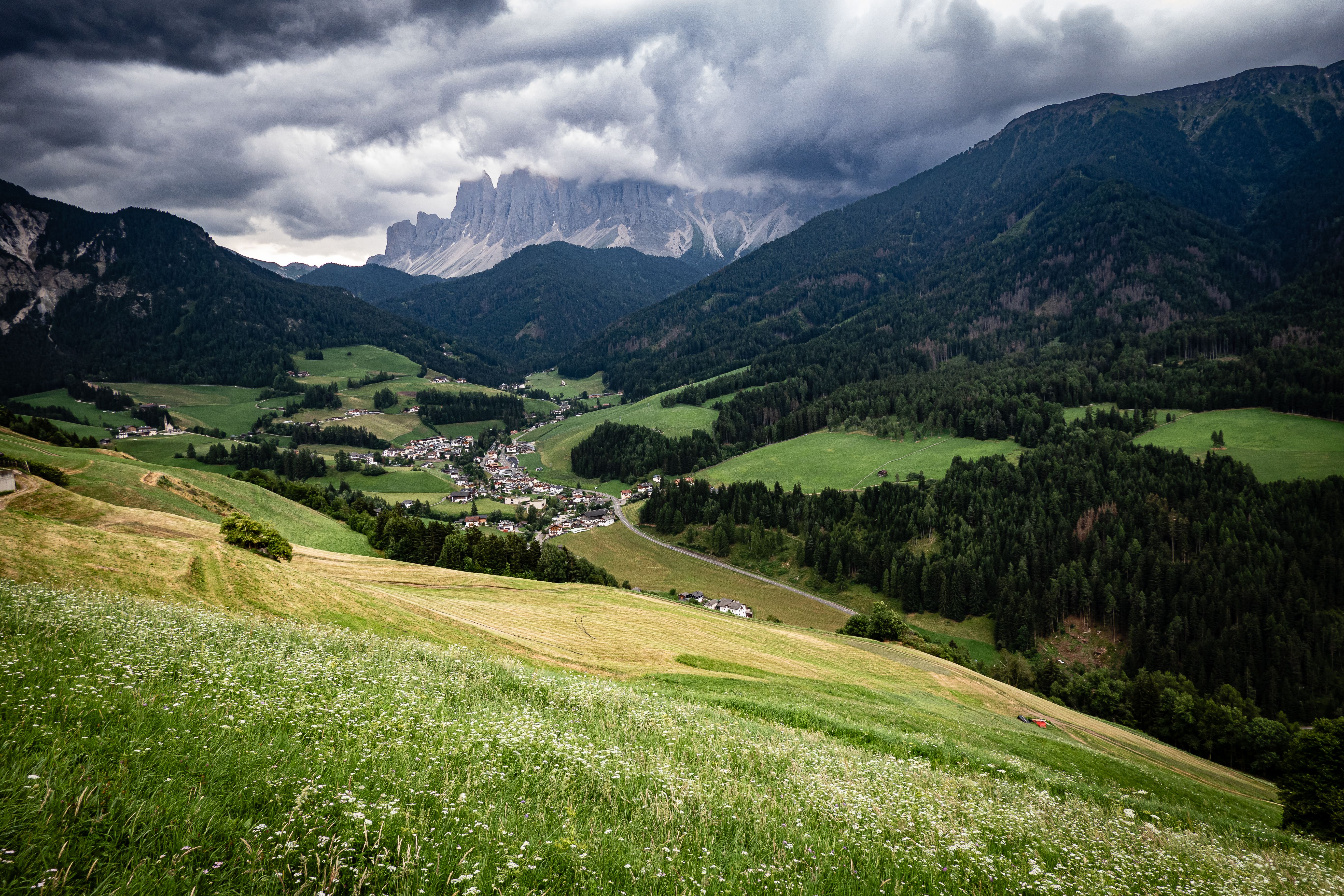 Scenic Landscape of Italian Dolomites Mountains · Free Stock Photo