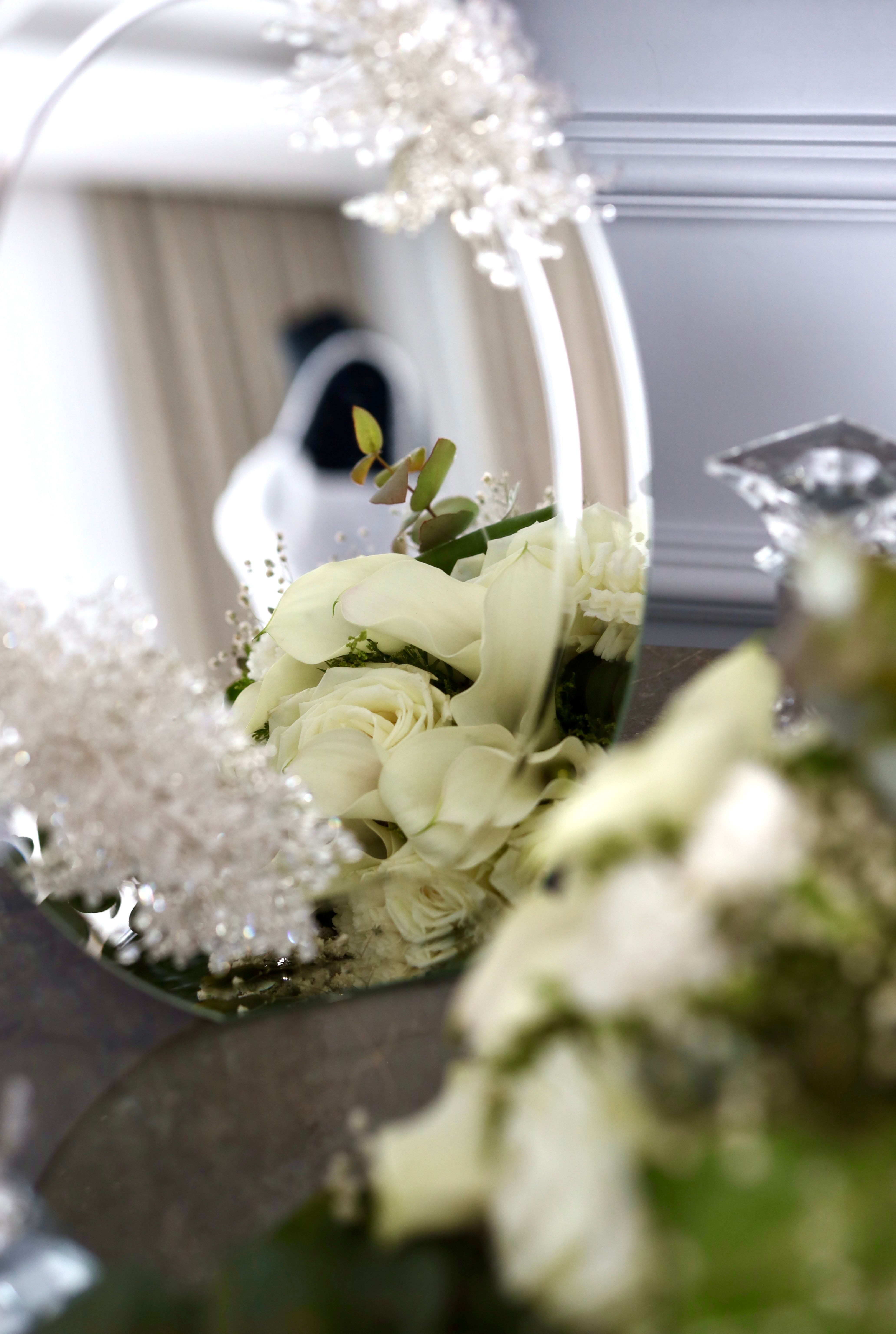 Elegant Floral Reflection in Ornate Mirror · Free Stock Photo