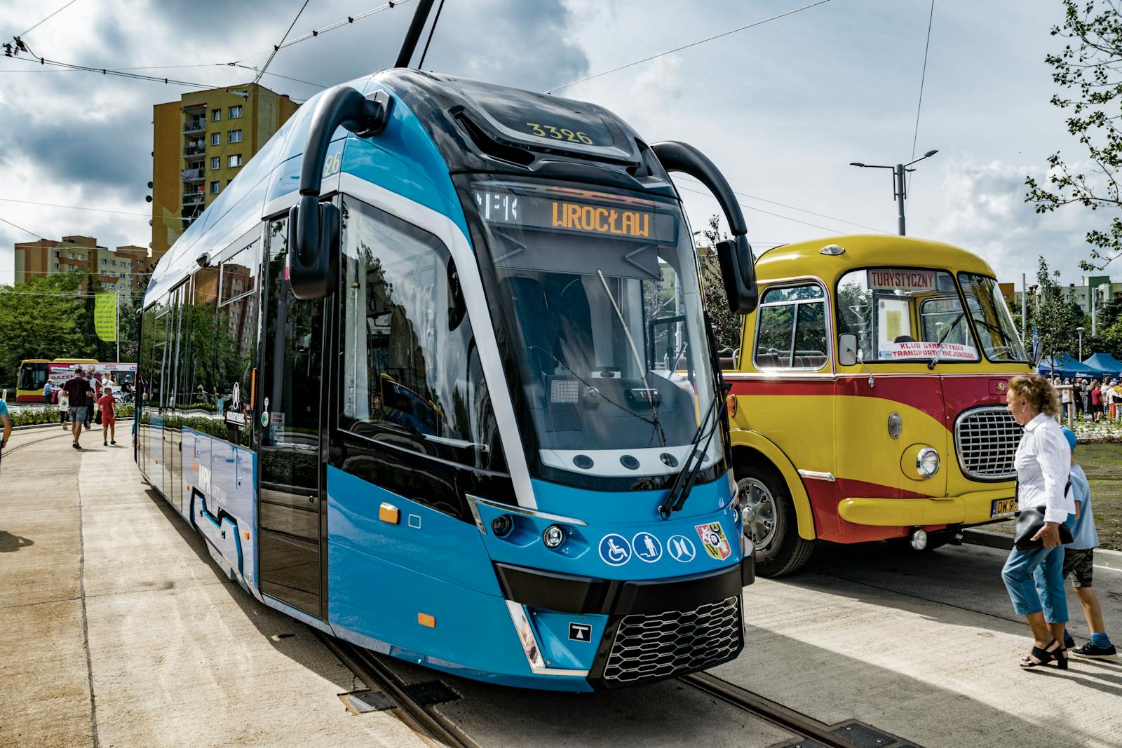 Bus Images Photos, Download The BEST Free Bus Images Stock Photos & HD ...