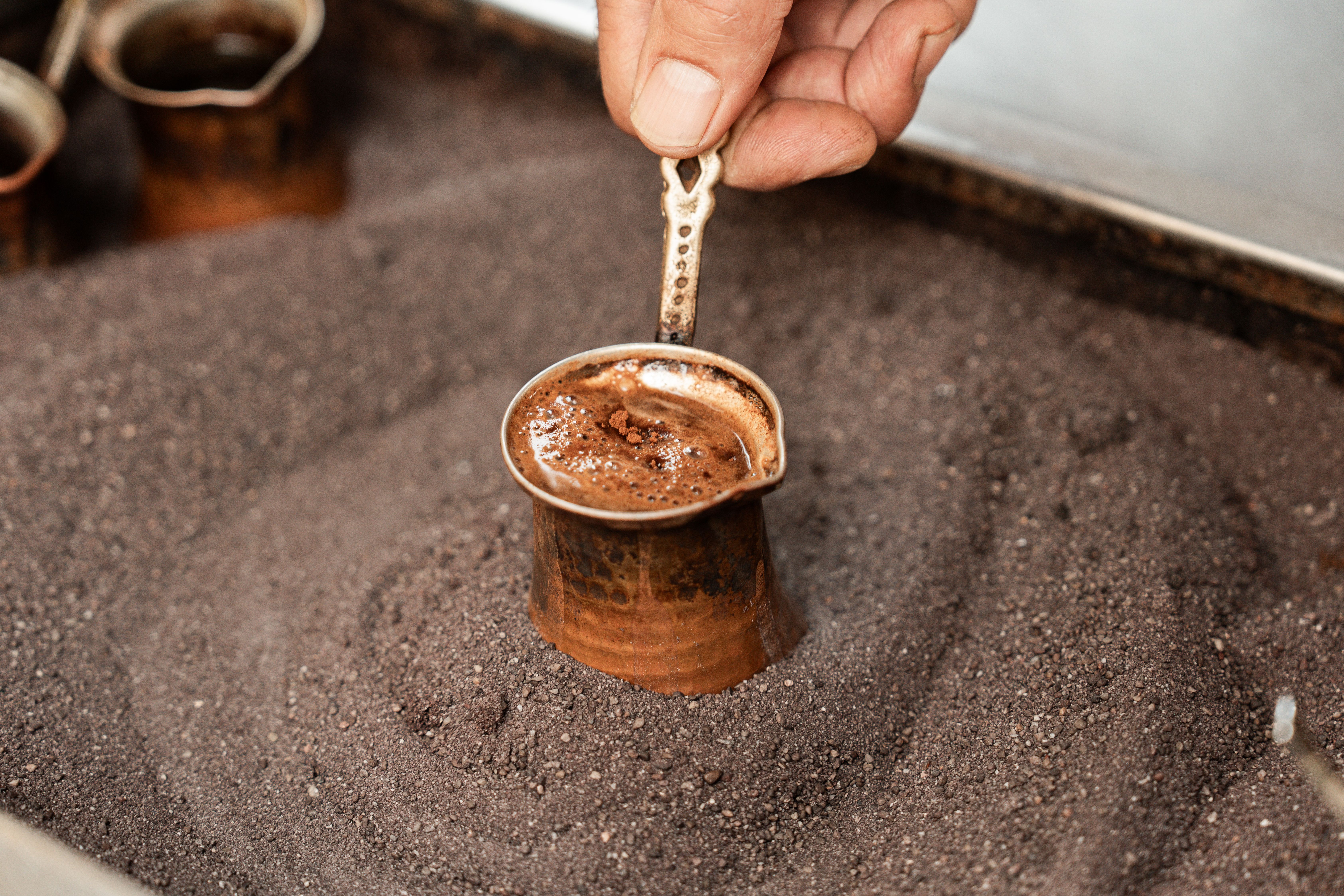 Preparando Café Turco Tradicional En Estambul · Foto de stock gratuita