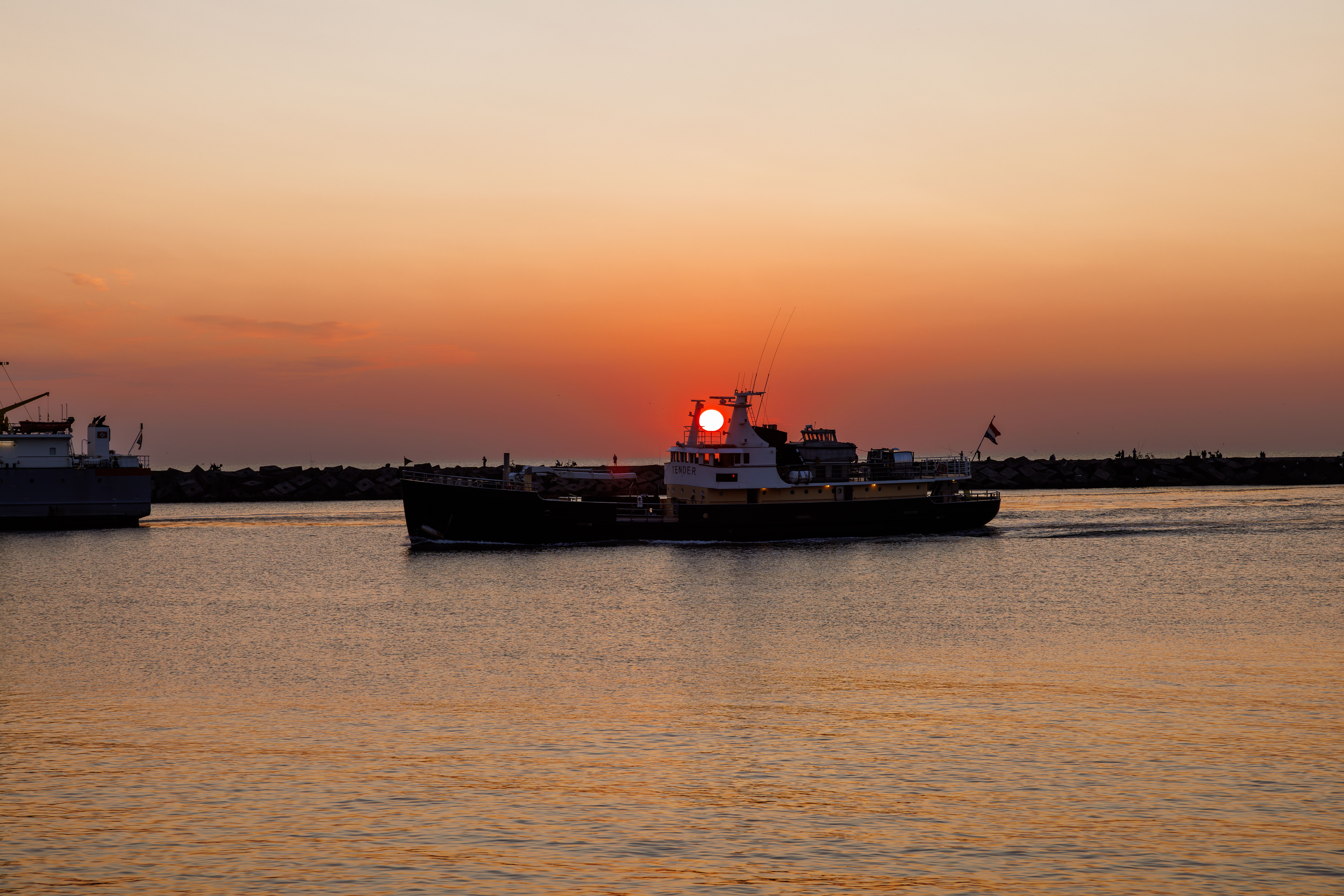 Serene Sunset at Scheveningen Beach, The Hague · Free Stock Photo