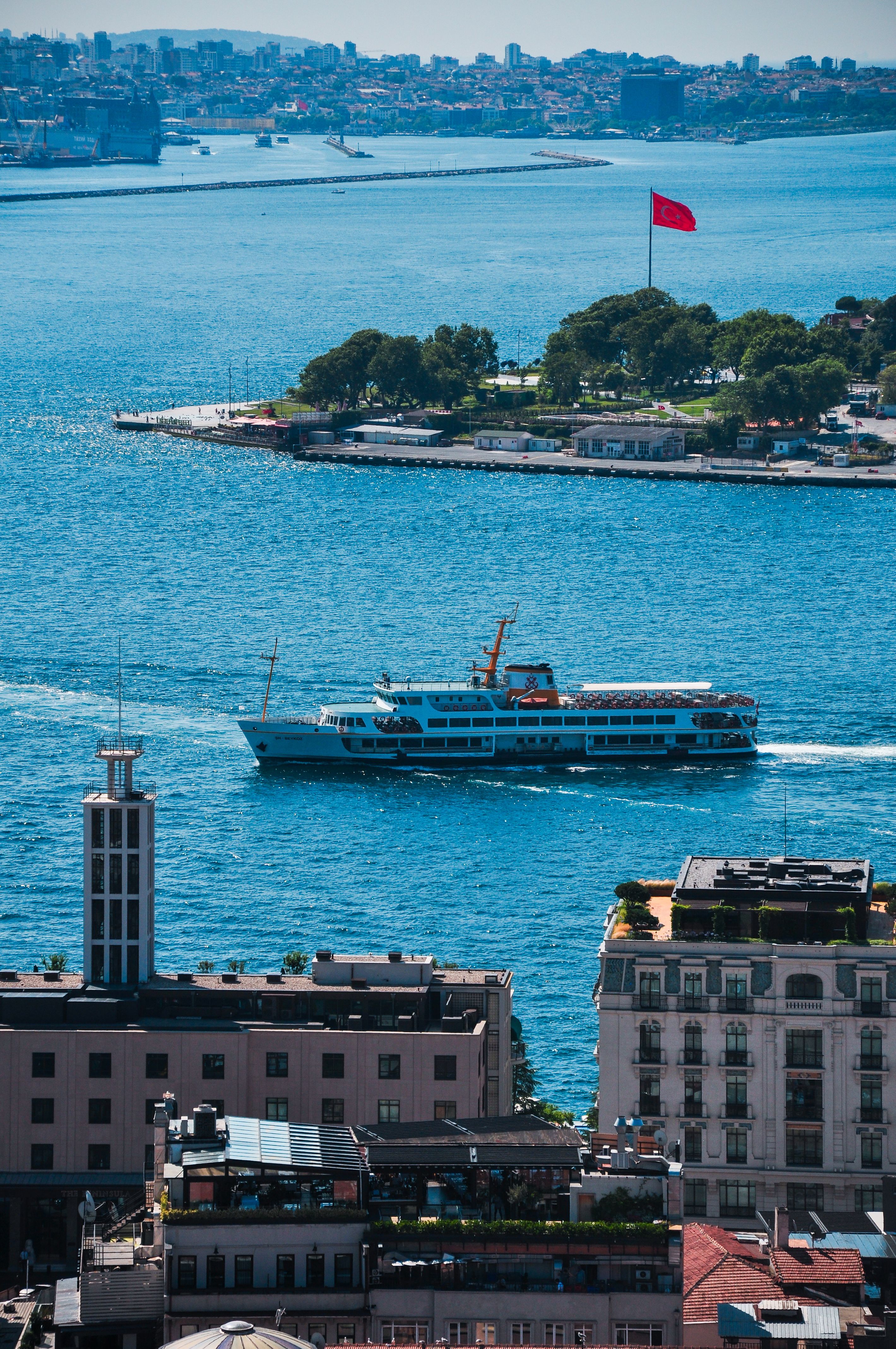 Scenic View of Bosphorus Strait with Ferry in Istanbul · Free Stock Photo