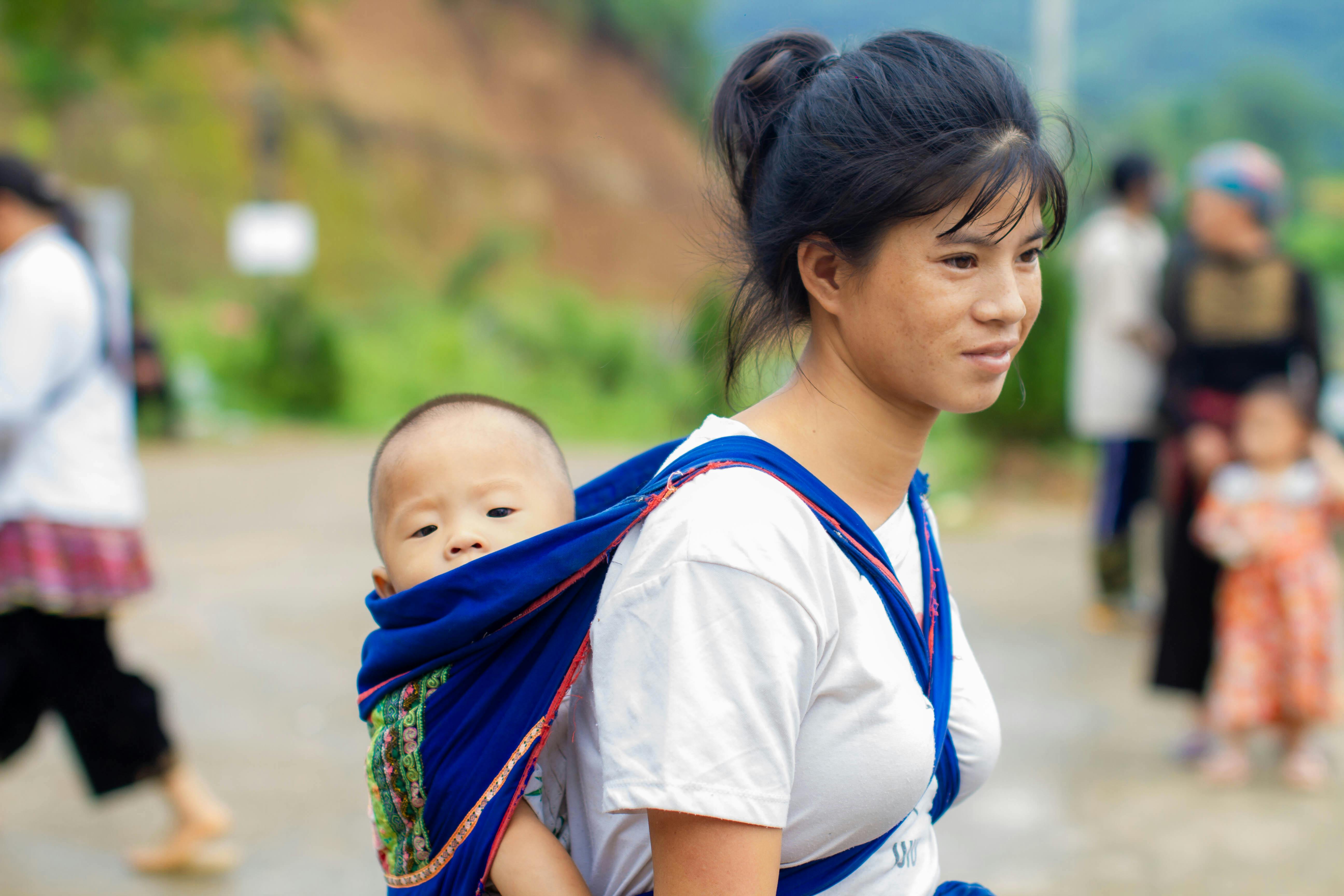 Stepmom+Wearing+Micro+Sling+Bikini Photos, Download The BEST Free ...